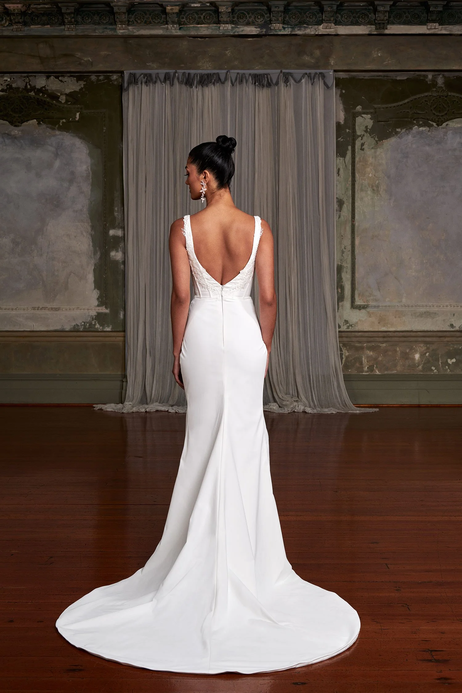 VIV | sublime style | brudklänning | Stockholm| wedding dress | split ...