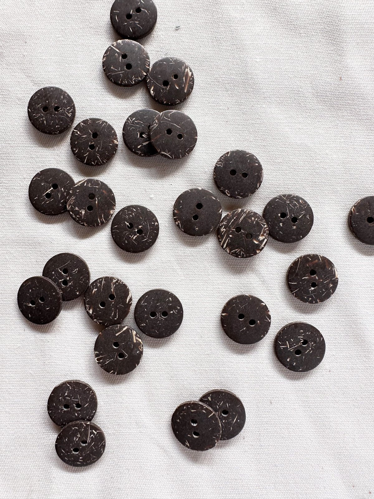 Coconut Shell Shirt Buttons Per Dozen — L'Etoffe Fabrics Online