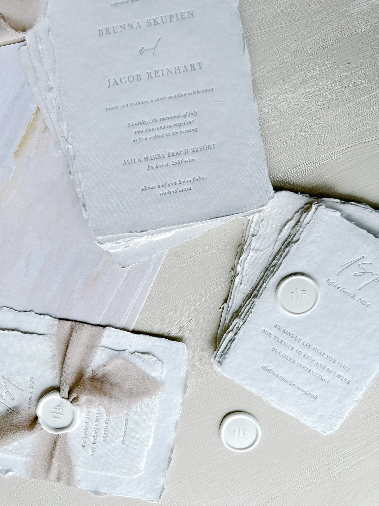 Alexandra extra — paper cliché