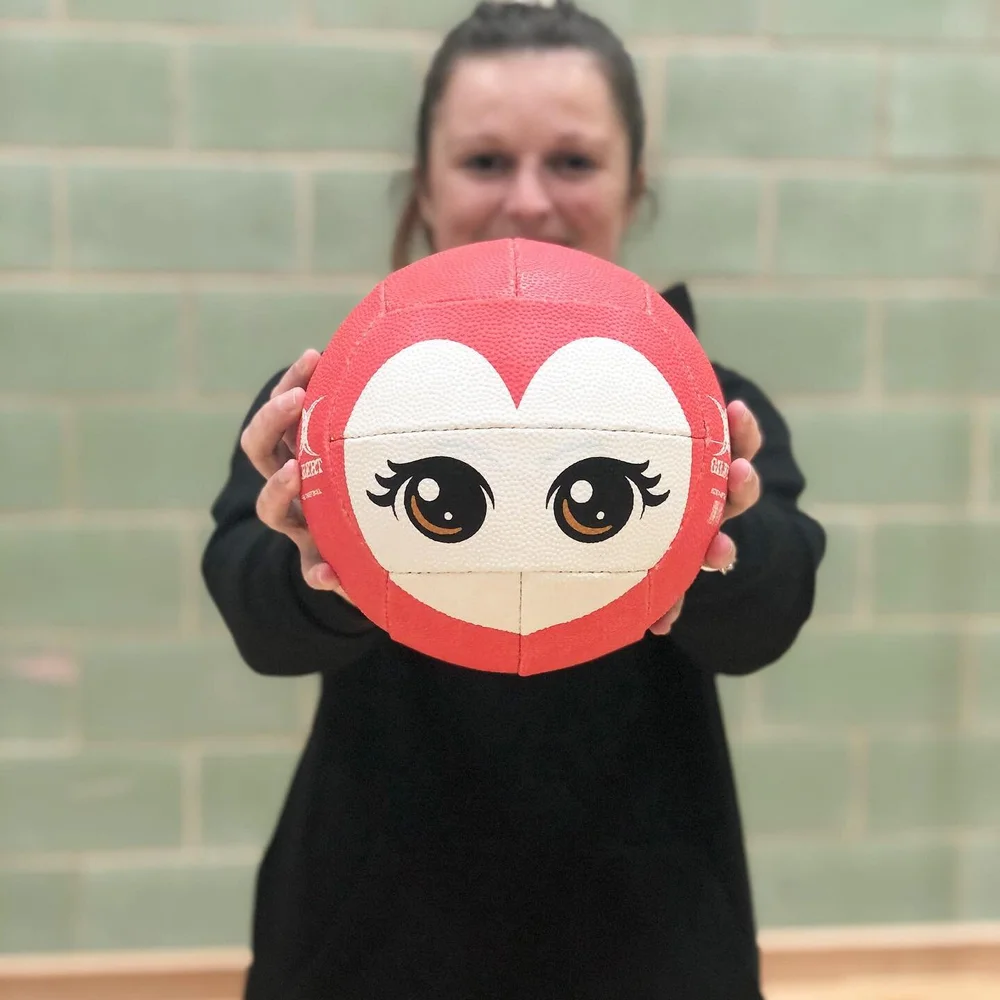 Bee Netball — Footloose Netball Club