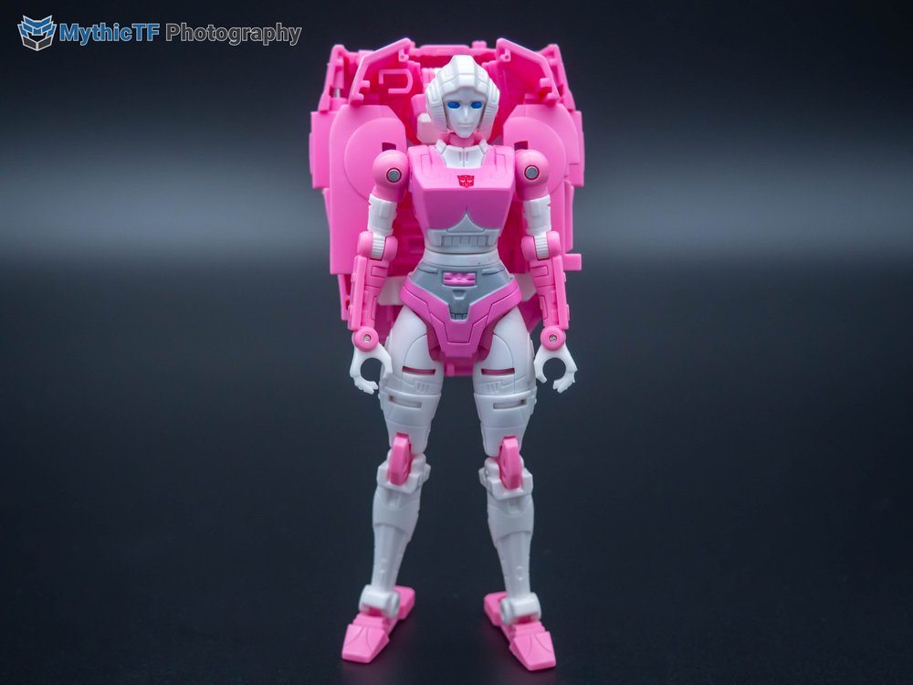 Transformers War for Cybertron: Earthrise Arcee Gallery — Mythic TFs