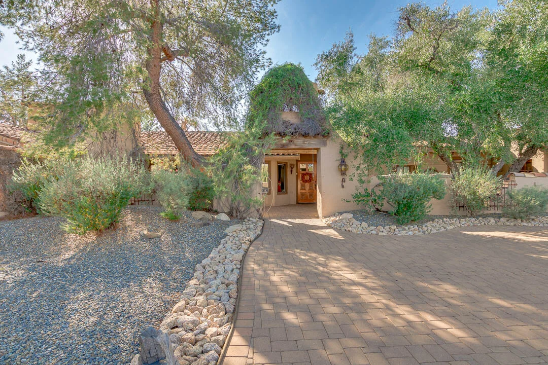 Manor on Paradise Assisted Senior Living