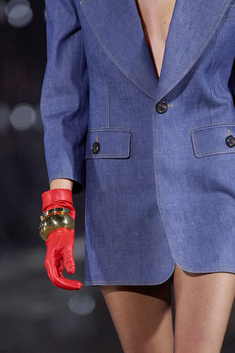 Paris Fashion Week: the bold type of YSL — martinamanca.com