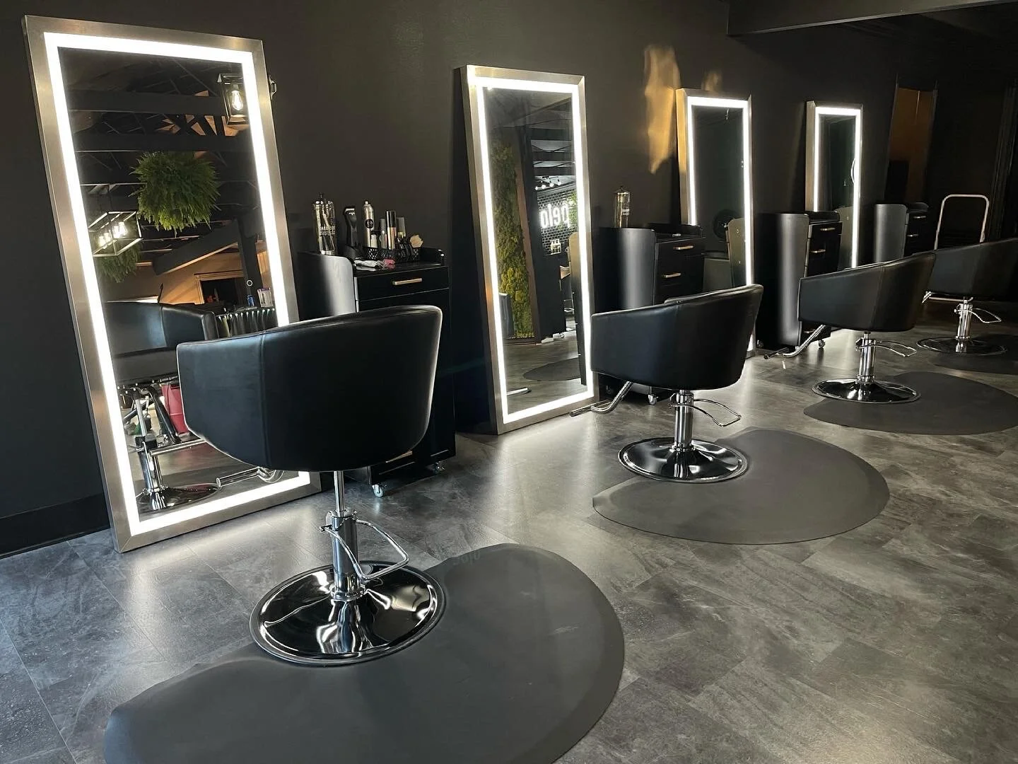 pelo beauty collective