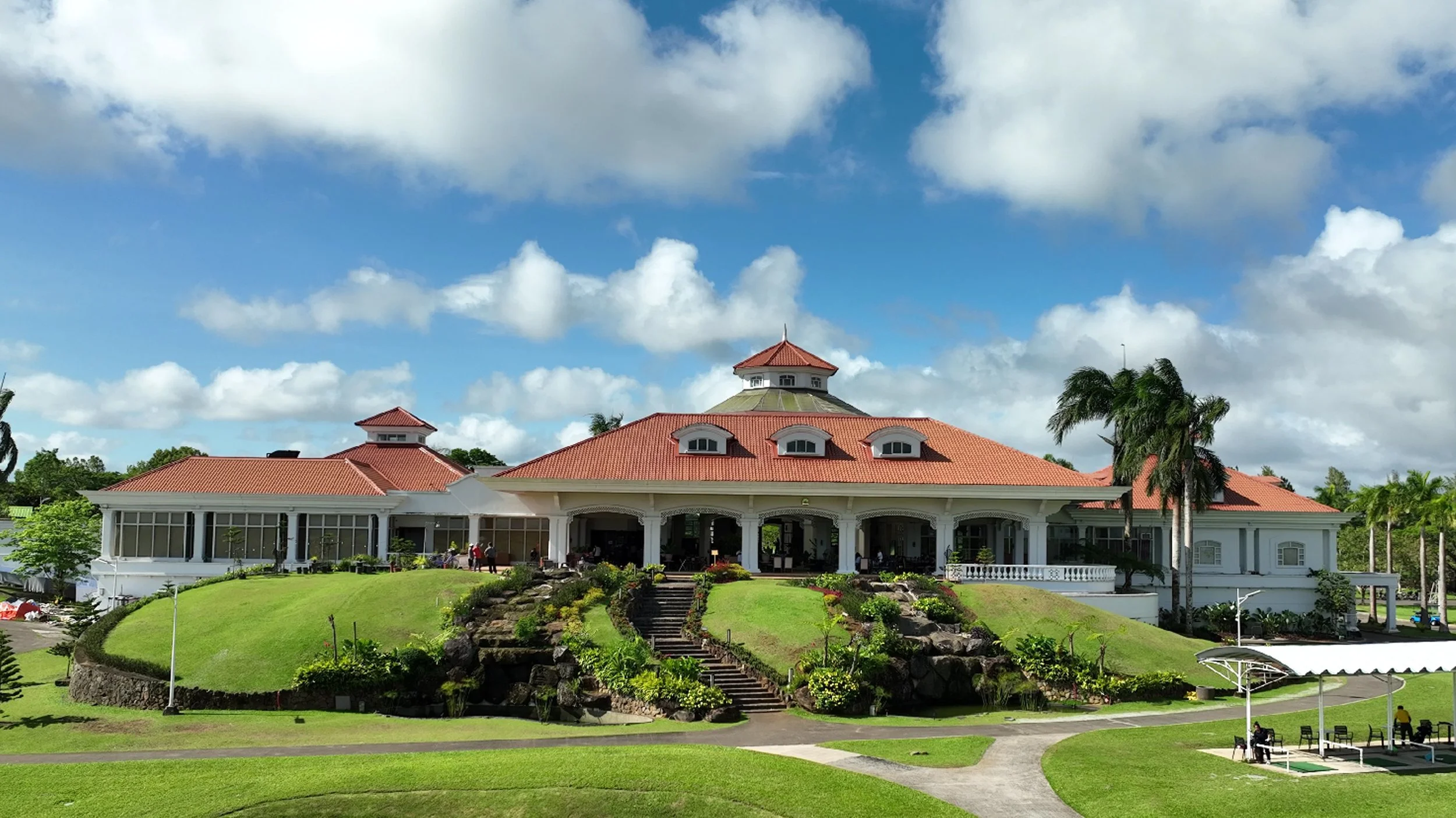 Mountain Lake Resort Caliraya, Cavinti, Laguna (click here)