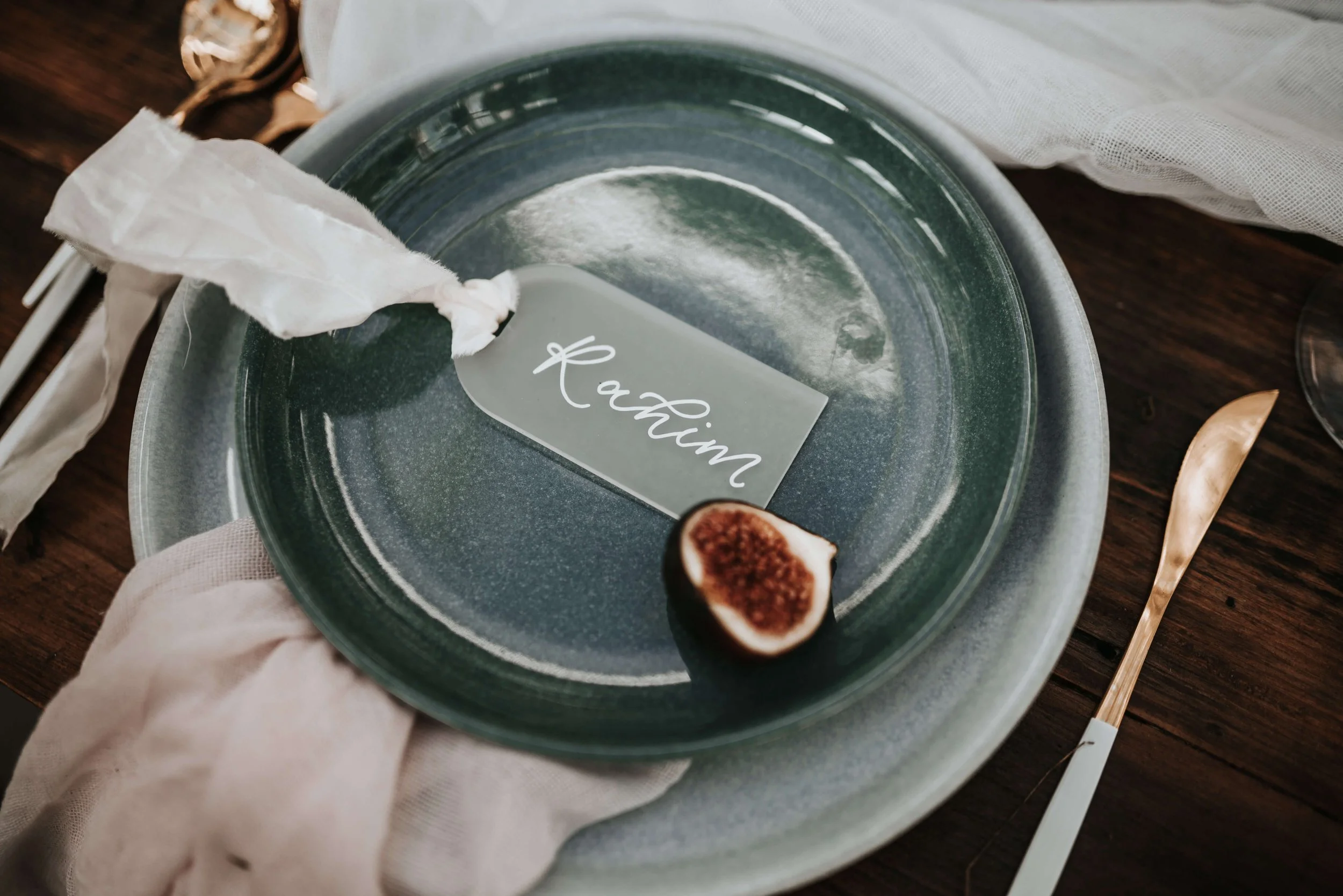Handwritten, beautiful place cards | Bewilderly — Bewilderly