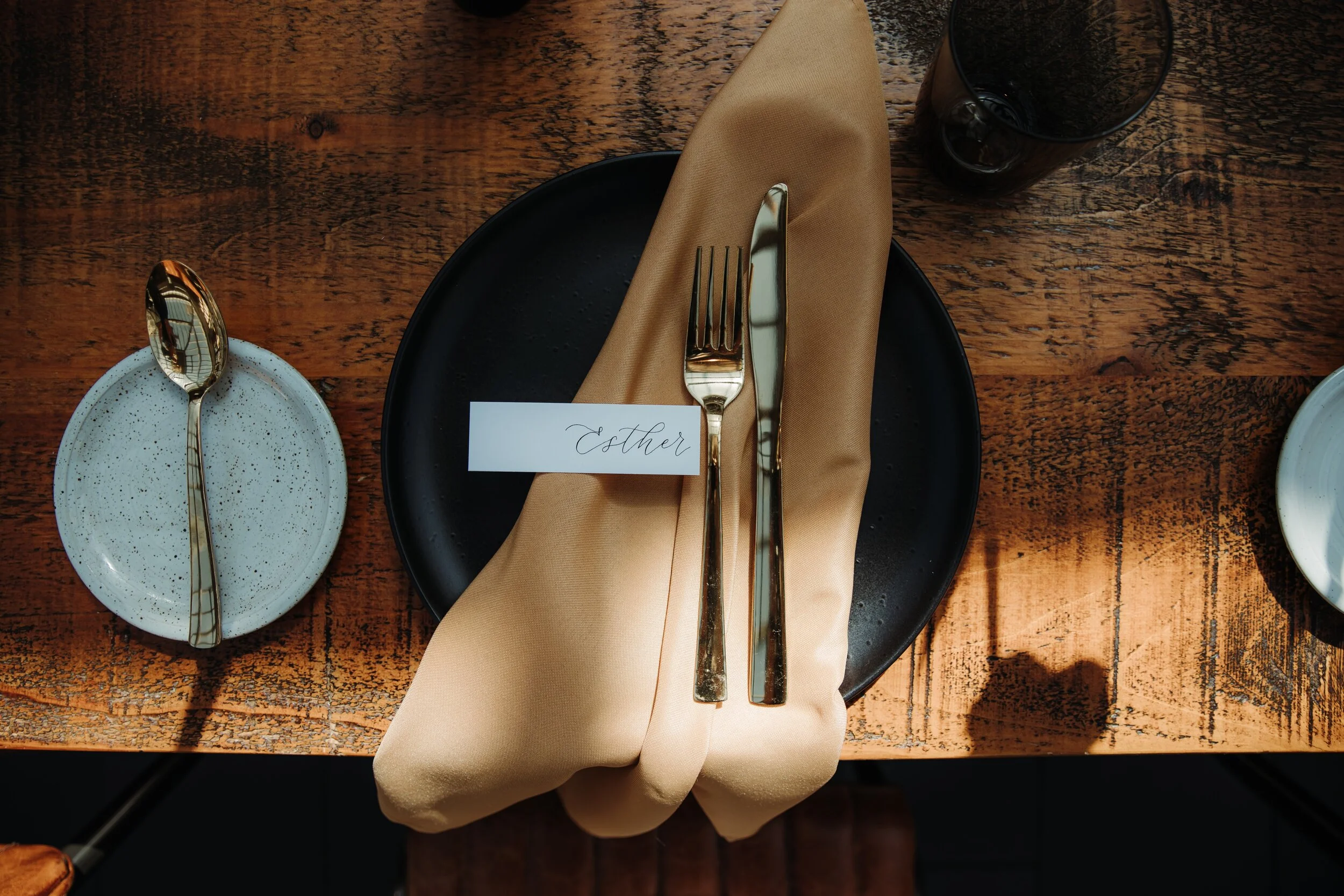 Handwritten, beautiful place cards | Bewilderly — Bewilderly