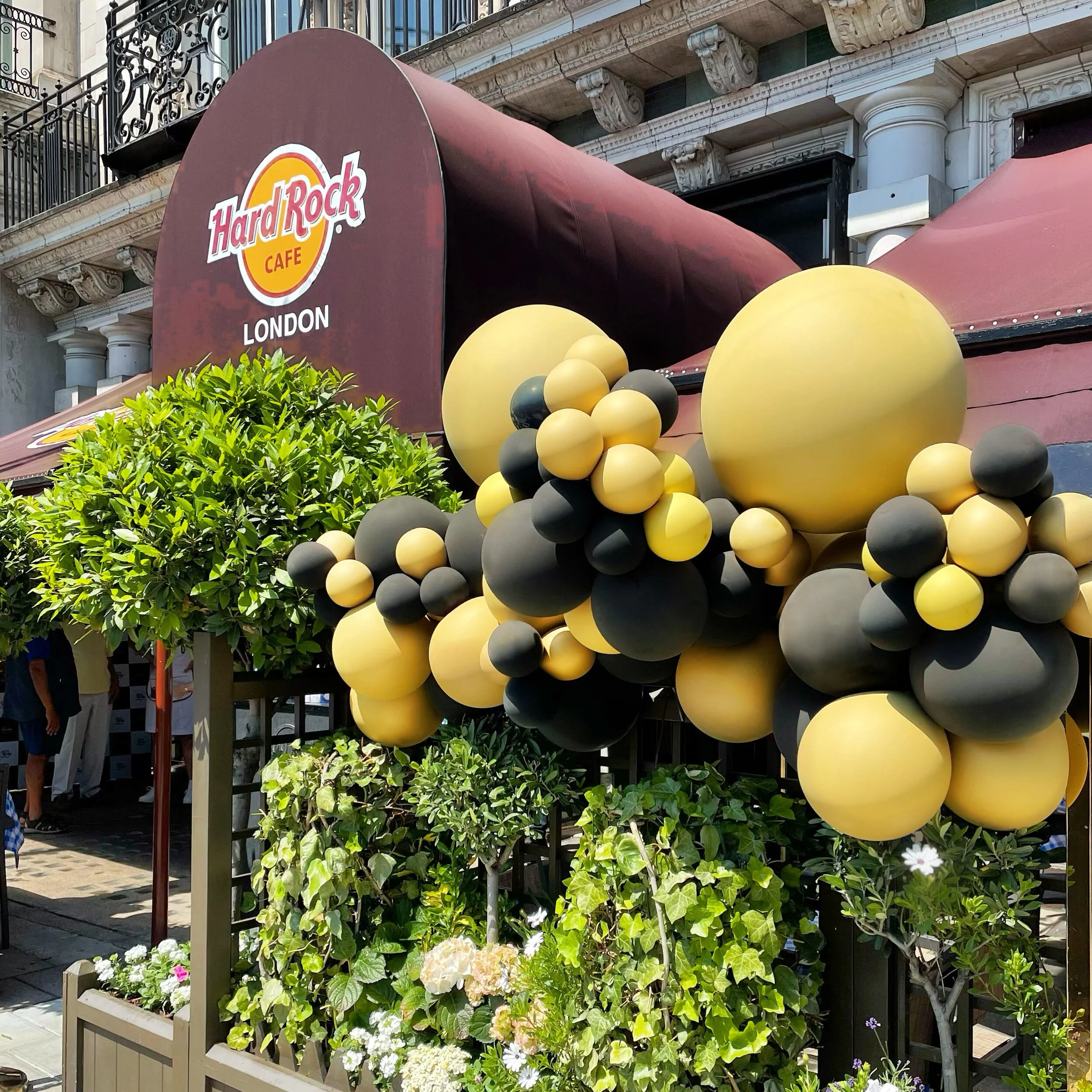 London Balloons - Delivery - Balloon Arches, Columns, Garlands ...