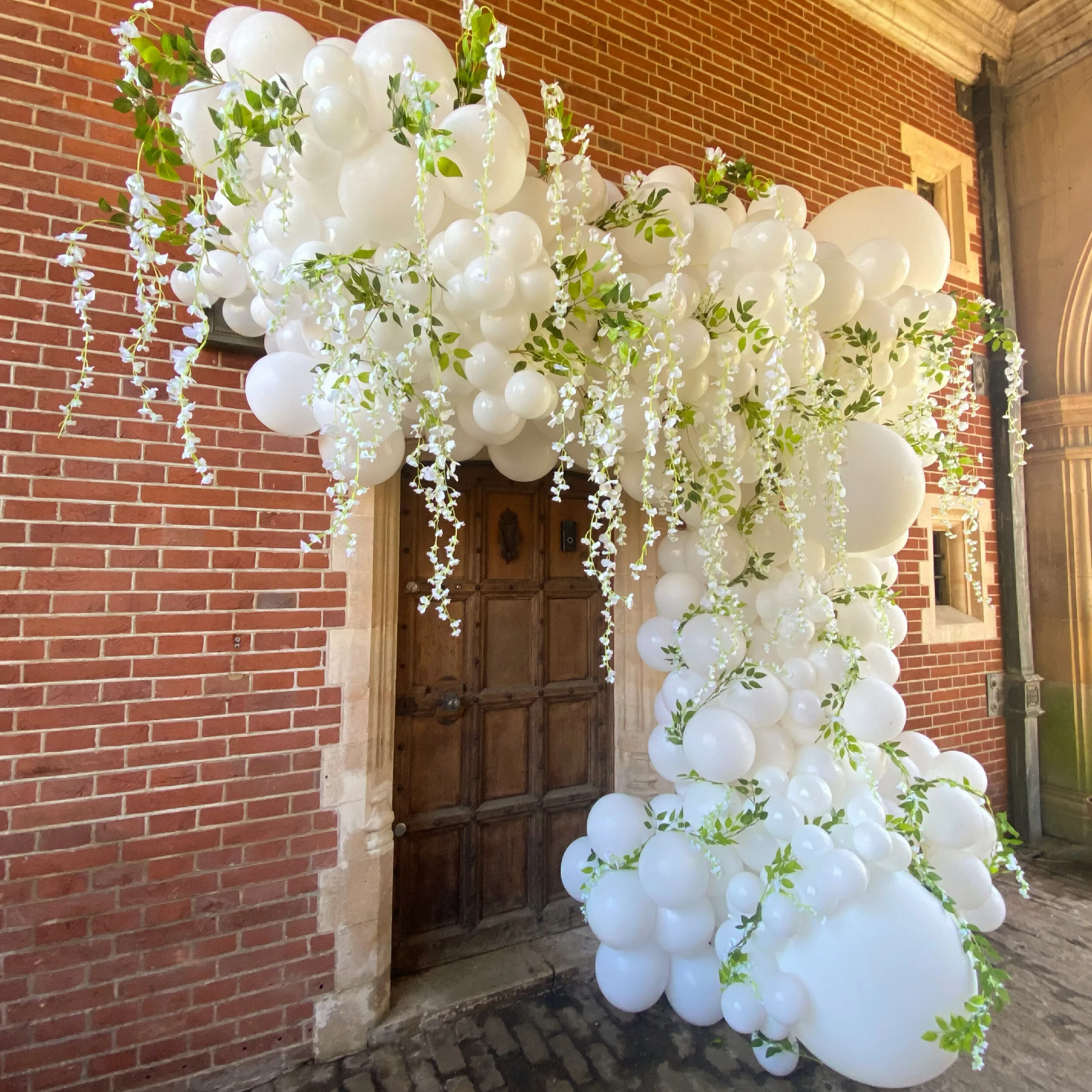 London Balloons - Helium Balloon Delivery & Balloon Installations