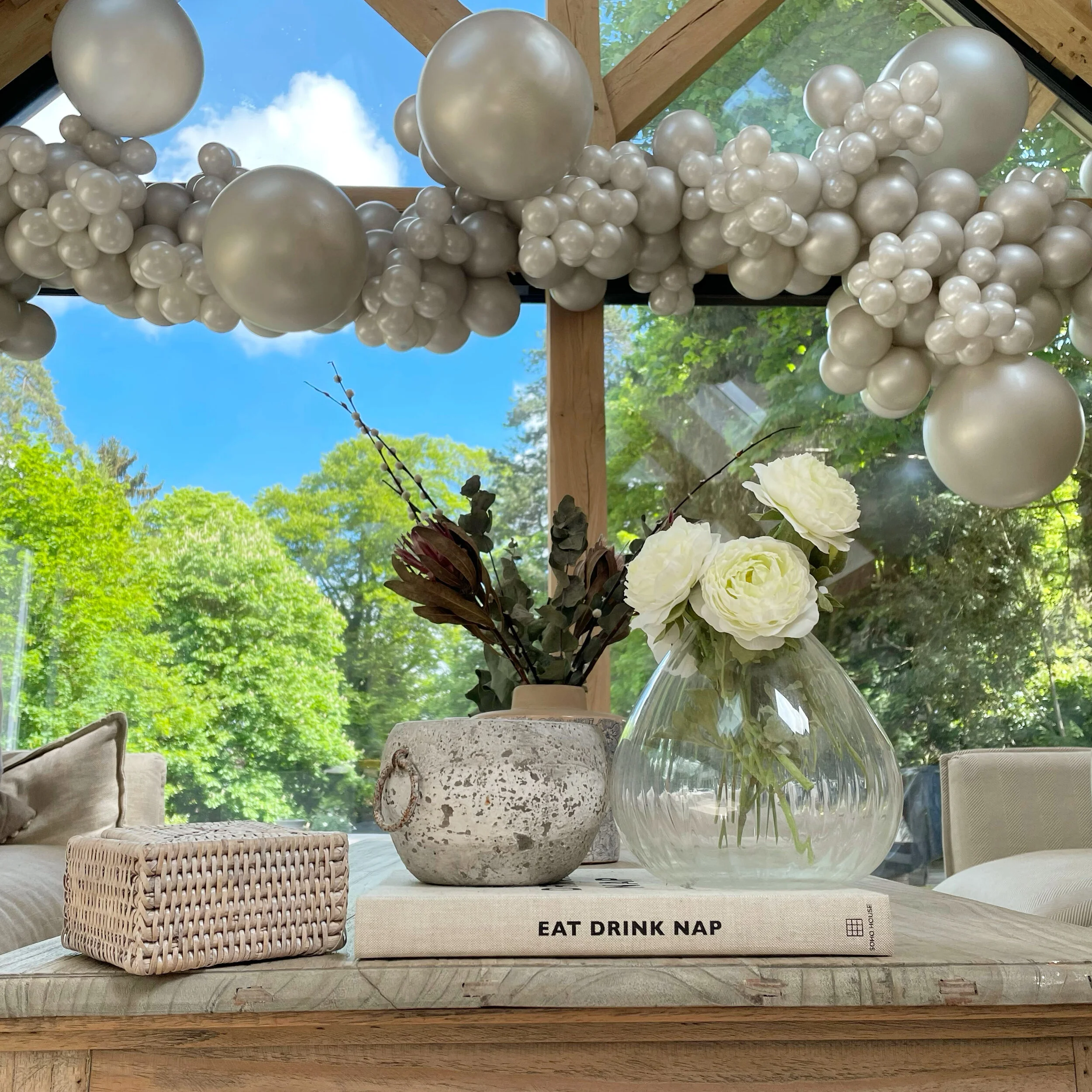 London Balloons - Helium Balloon Delivery & Balloon Installations