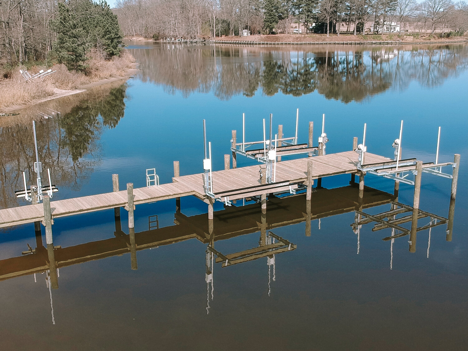 Magnum Boat Lifts - By Boat Lifts Unlimited
