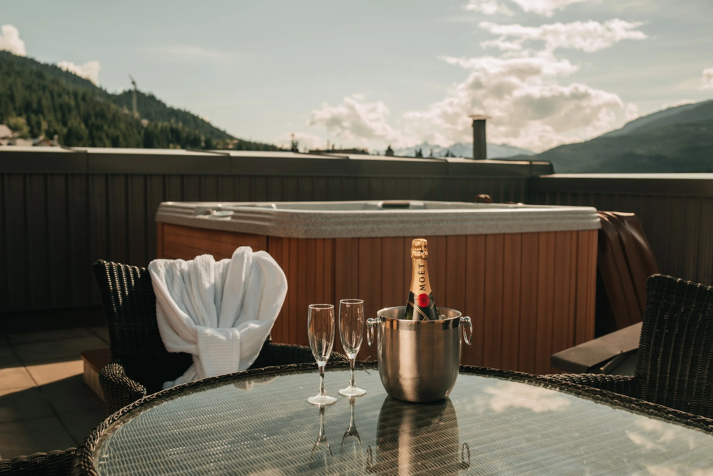 Sundial Hotel - Whistler Hotel with Private Hot Tub Suites