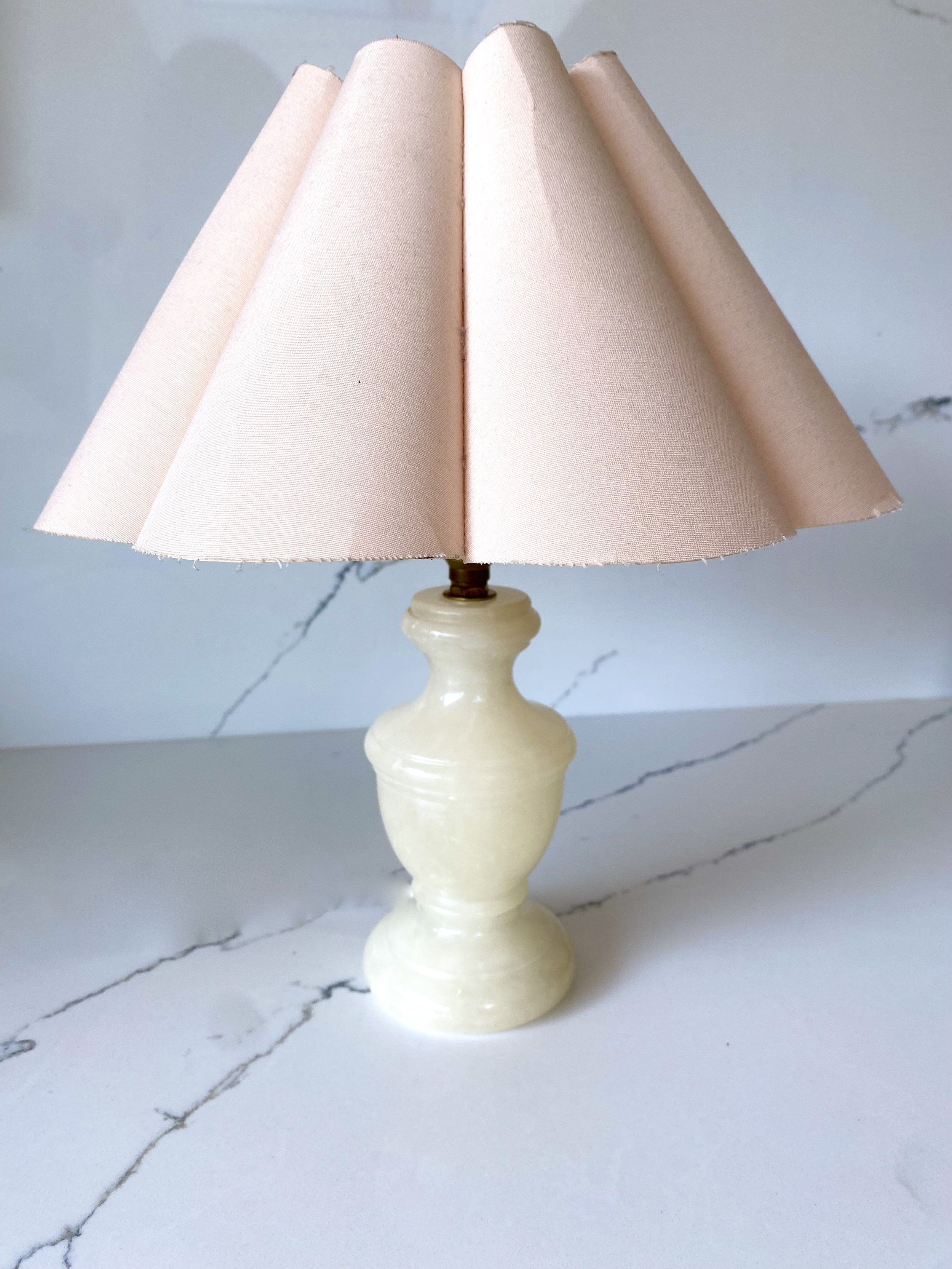 Annämh Living • Small Alabaster Table Lamp With Peach Scalloped Shade