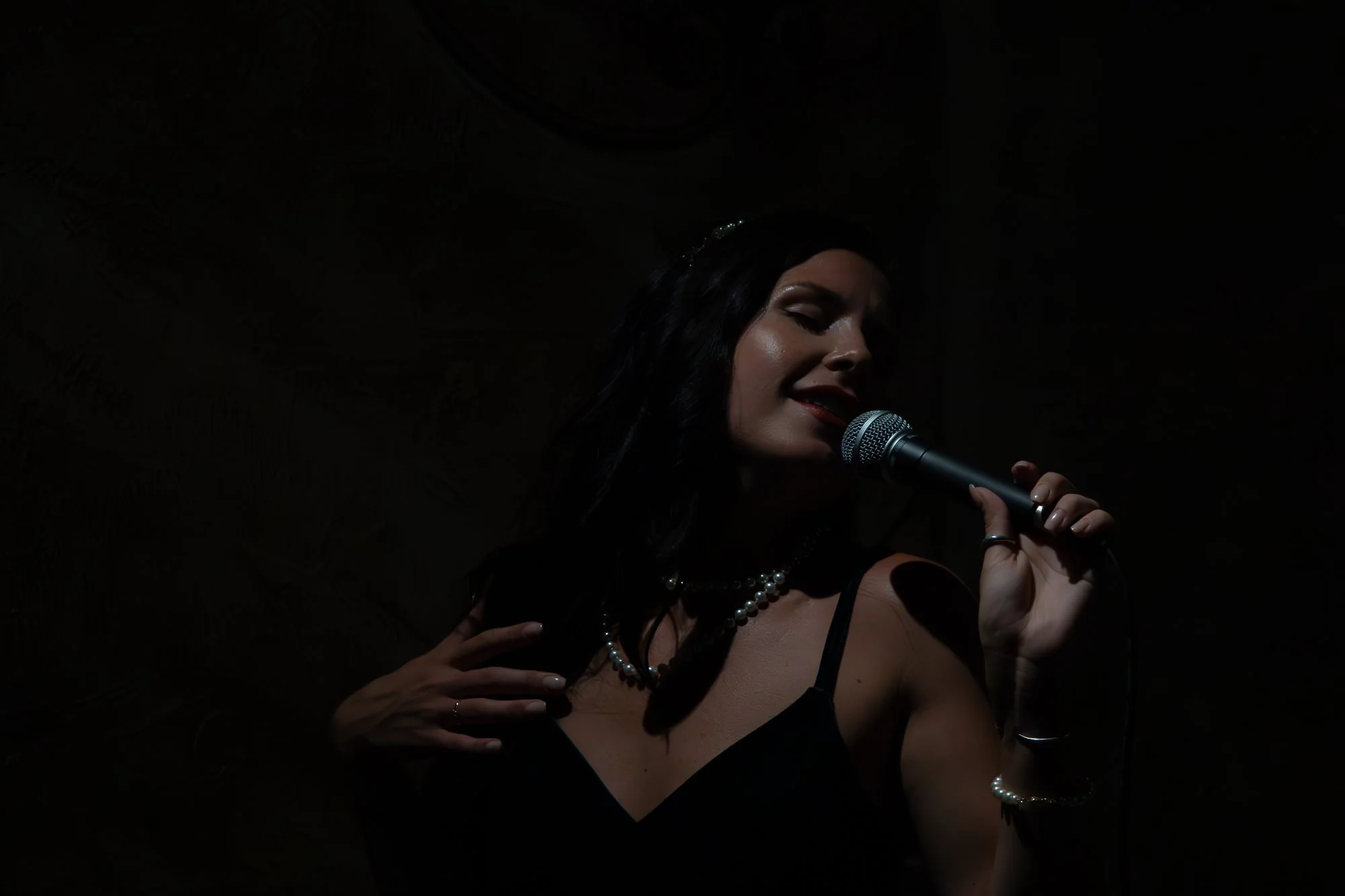DOMINE CLEMONS | Singer & Vocal Coach