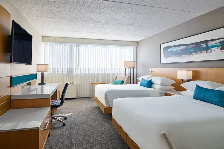 Delta Hotels by Marriott Muskegon Convention Center — Quiltcraft