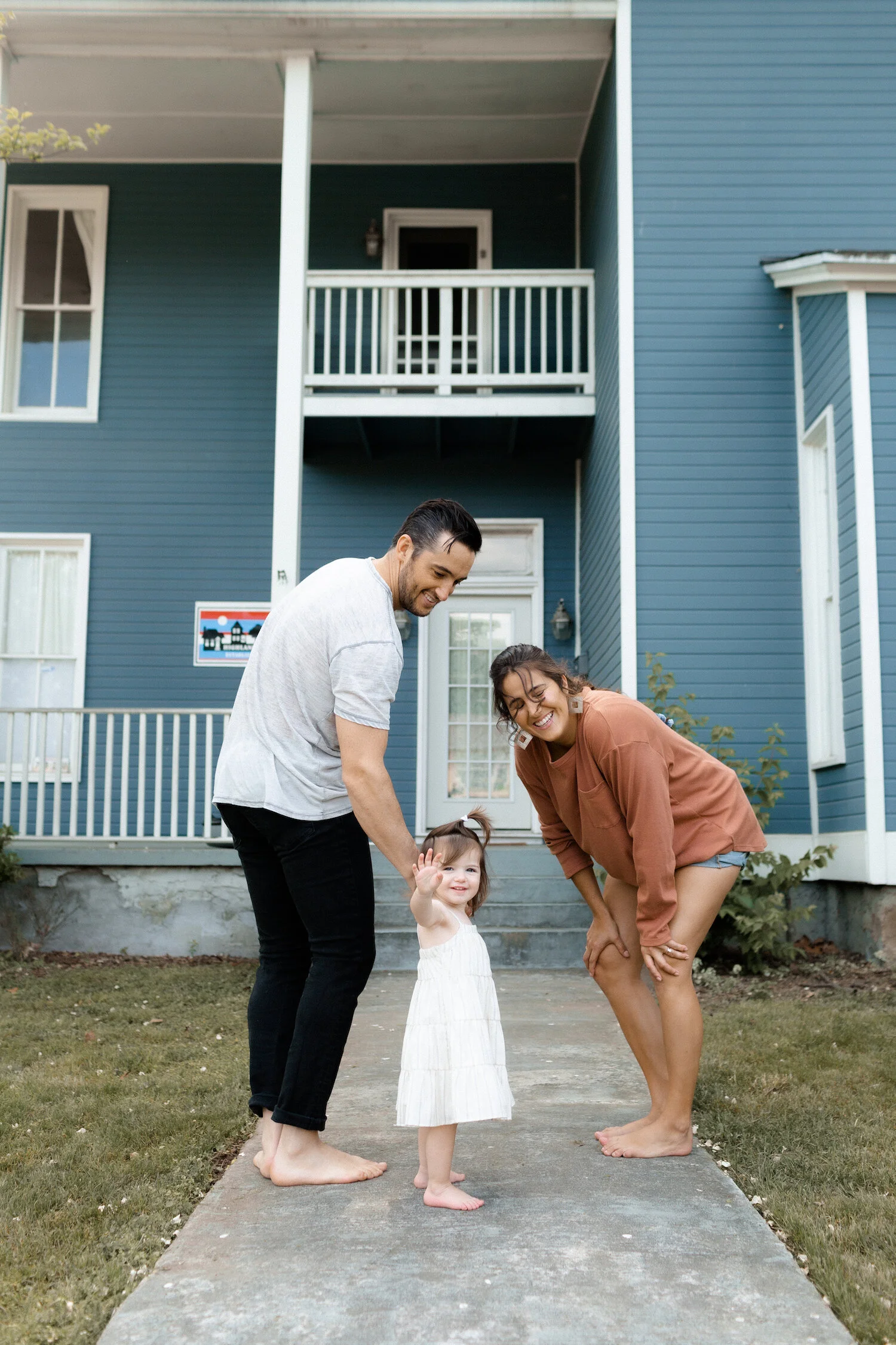 New Home Family Photo Session by Knoxville Photographer, Suzy Collins ...