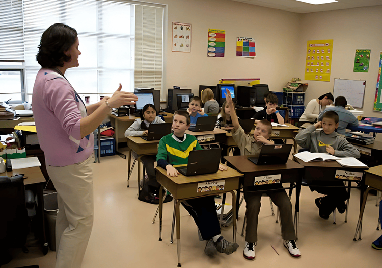 Rube Goldberg Machine Project — Qweebi | Virtual Makerspace