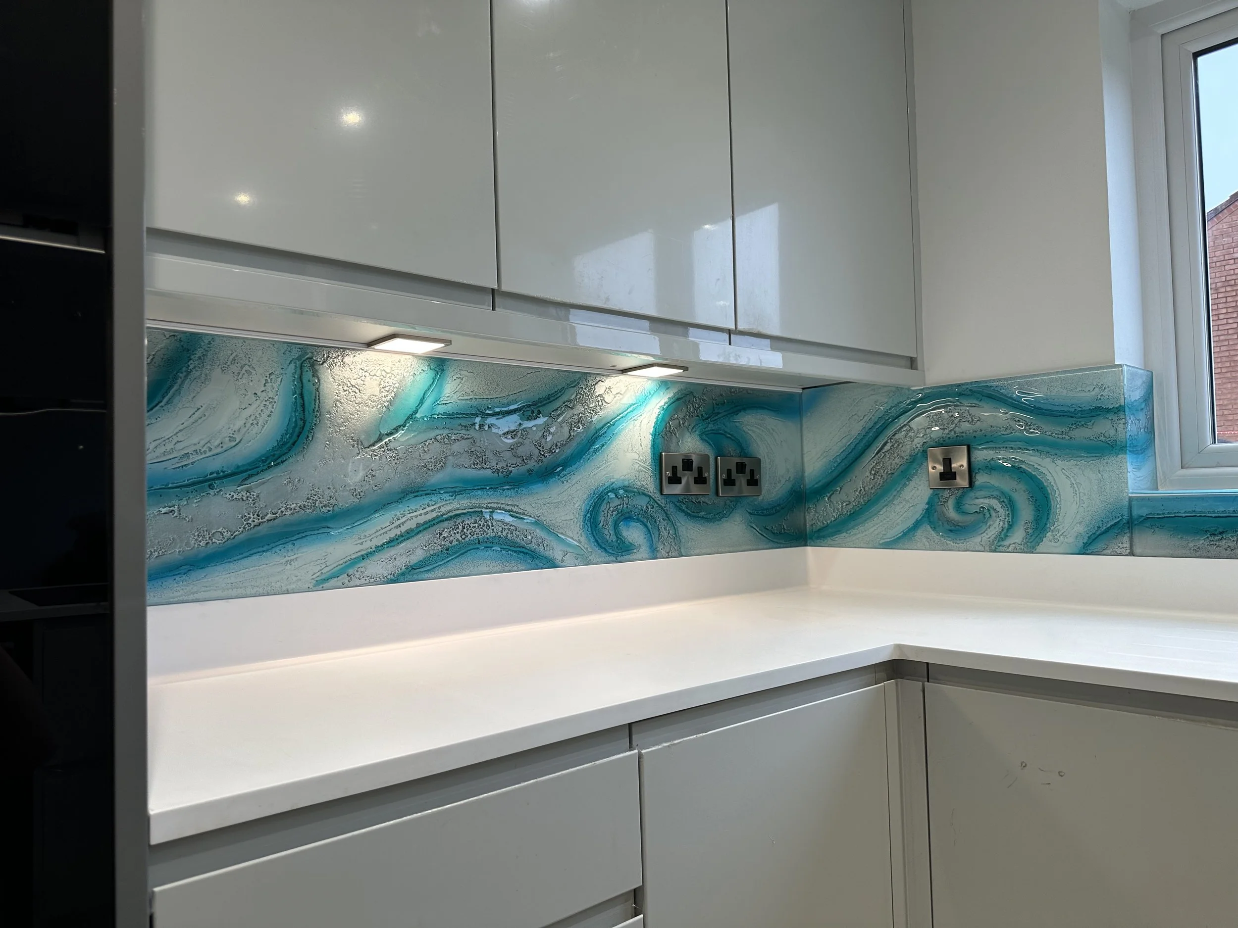 Fused Glass Design: Splashbacks, Worktops, Doors and Art