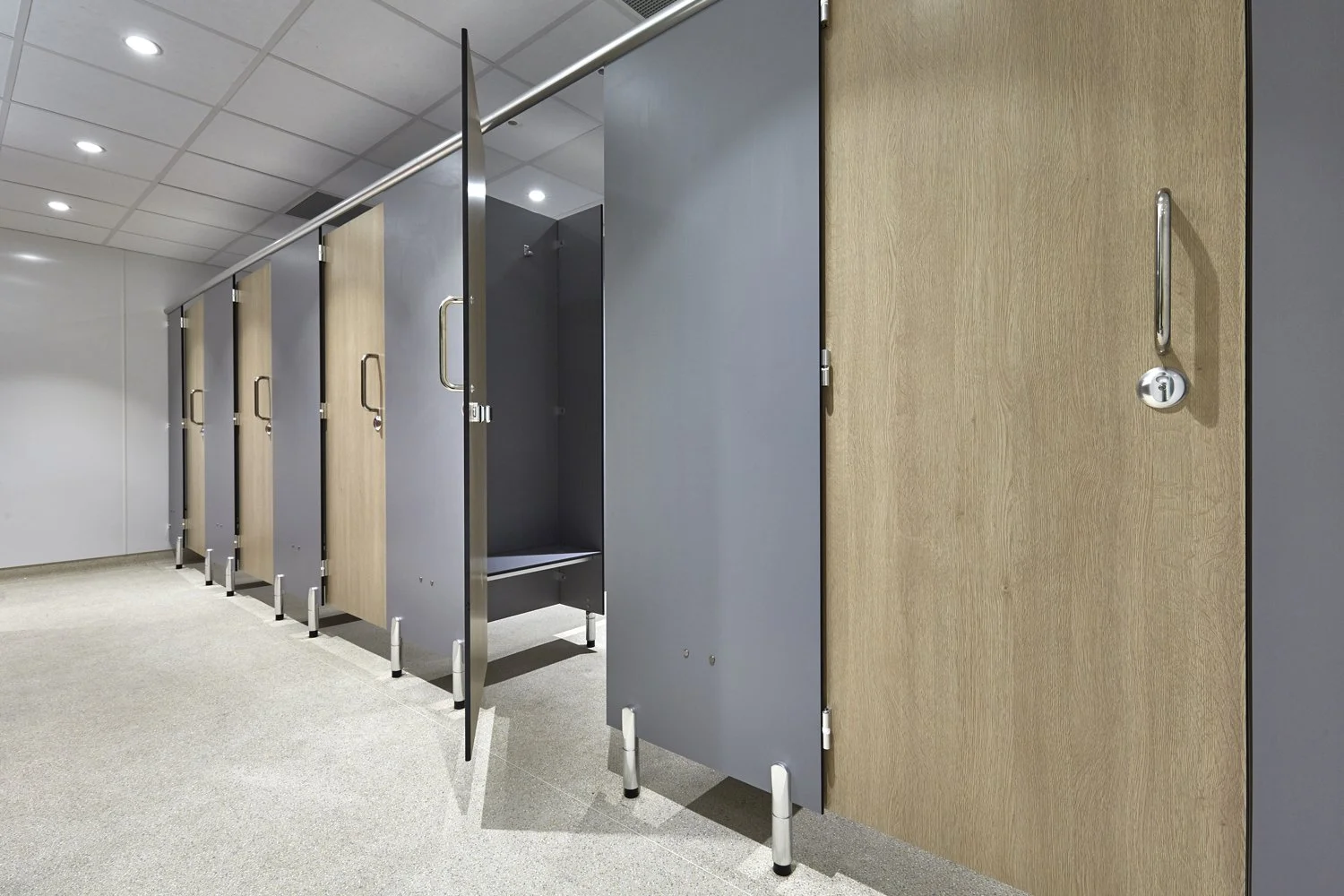 Commercial Washroom Refurbishments London | Bano