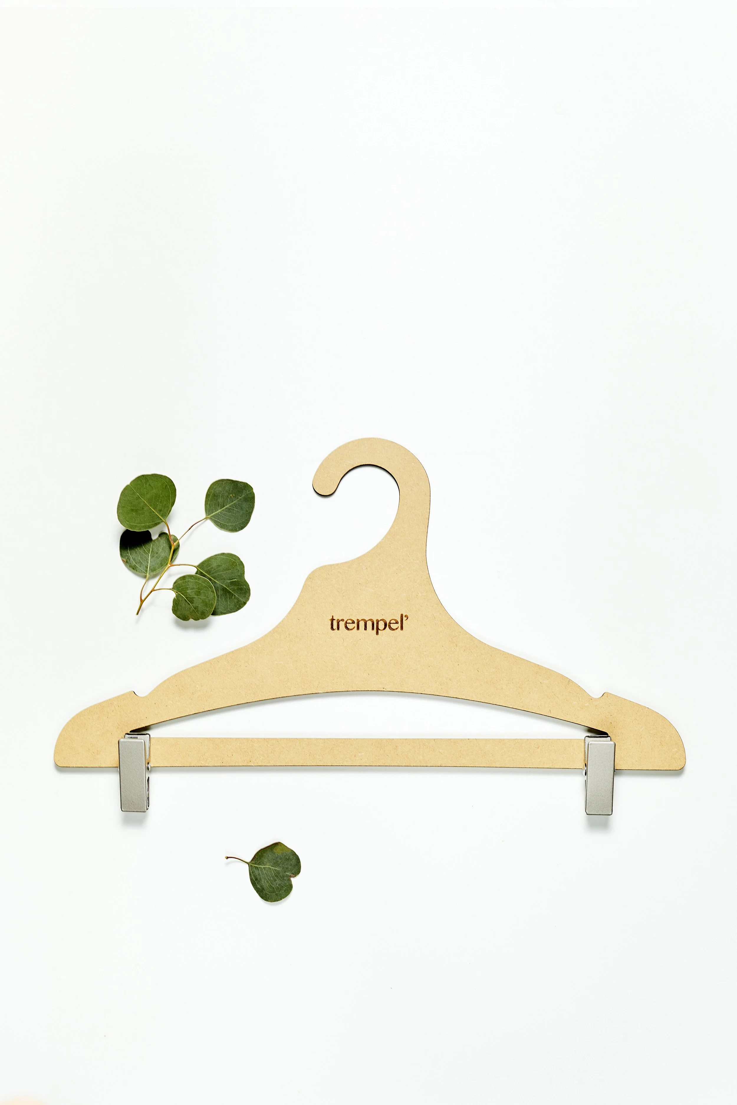 Recycled wooden hangers — trempelhangers