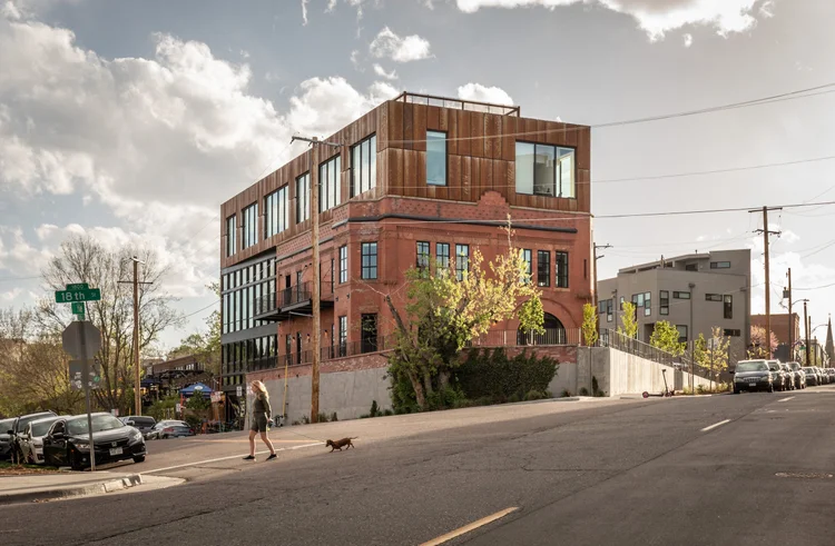 Gallery 1 — MERIDIAN 105 ARCHITECTURE