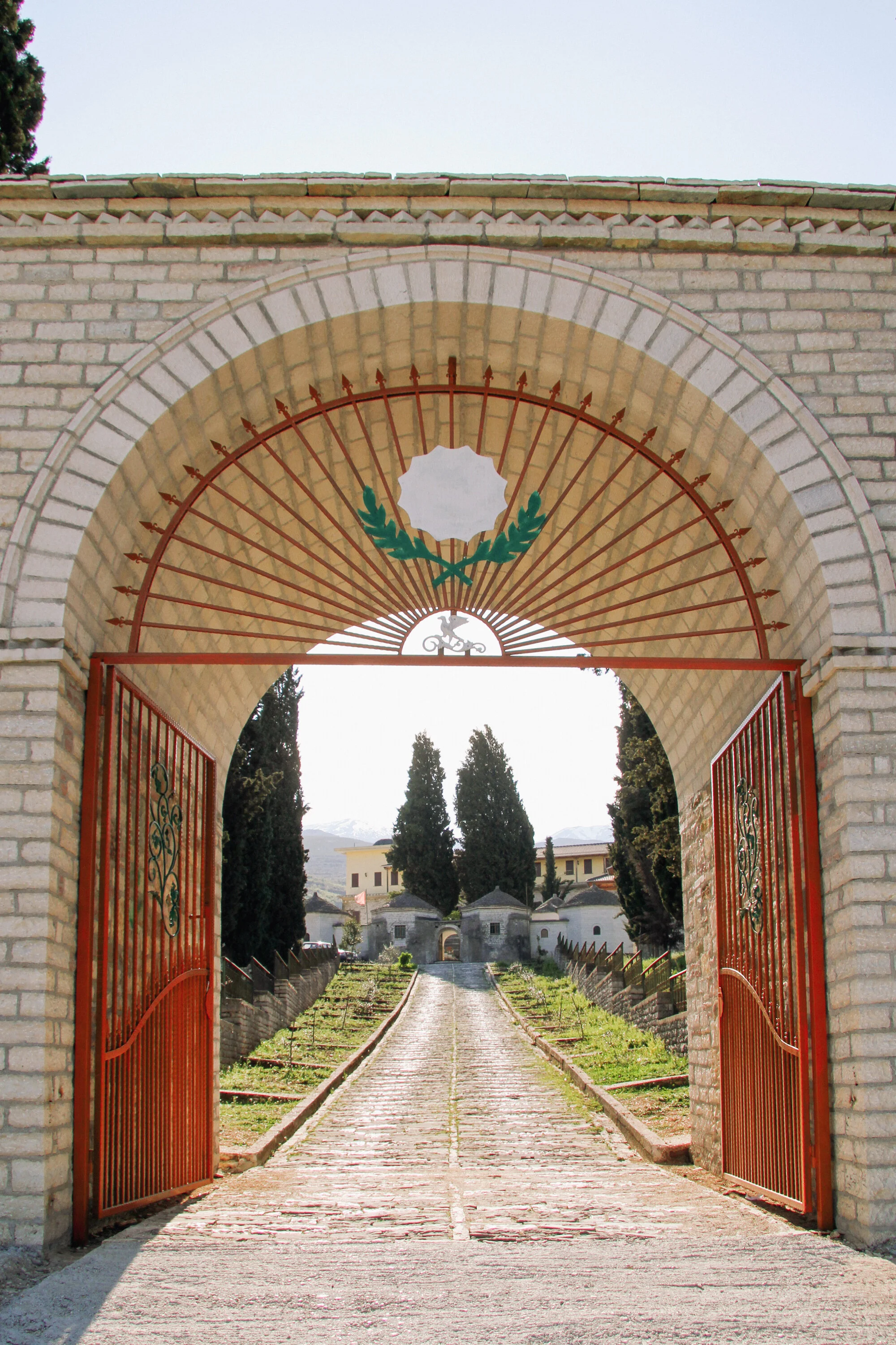 The Albanian-speaking Bektashi Order of dervishes — Sara Kuehn