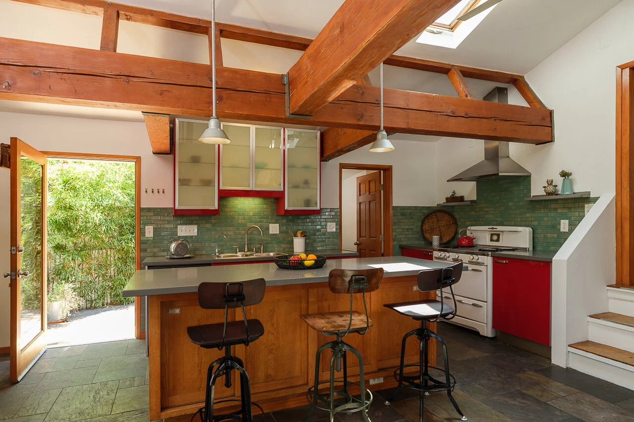 2033 Avon Street in Echo Park — Take Sunset