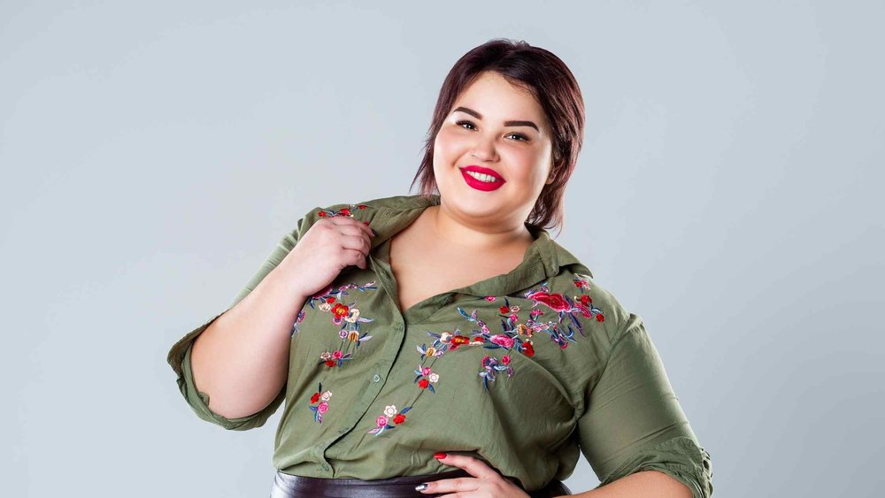 How to Look Good in Photos for Plus Size Moms — The Confident Mama ...