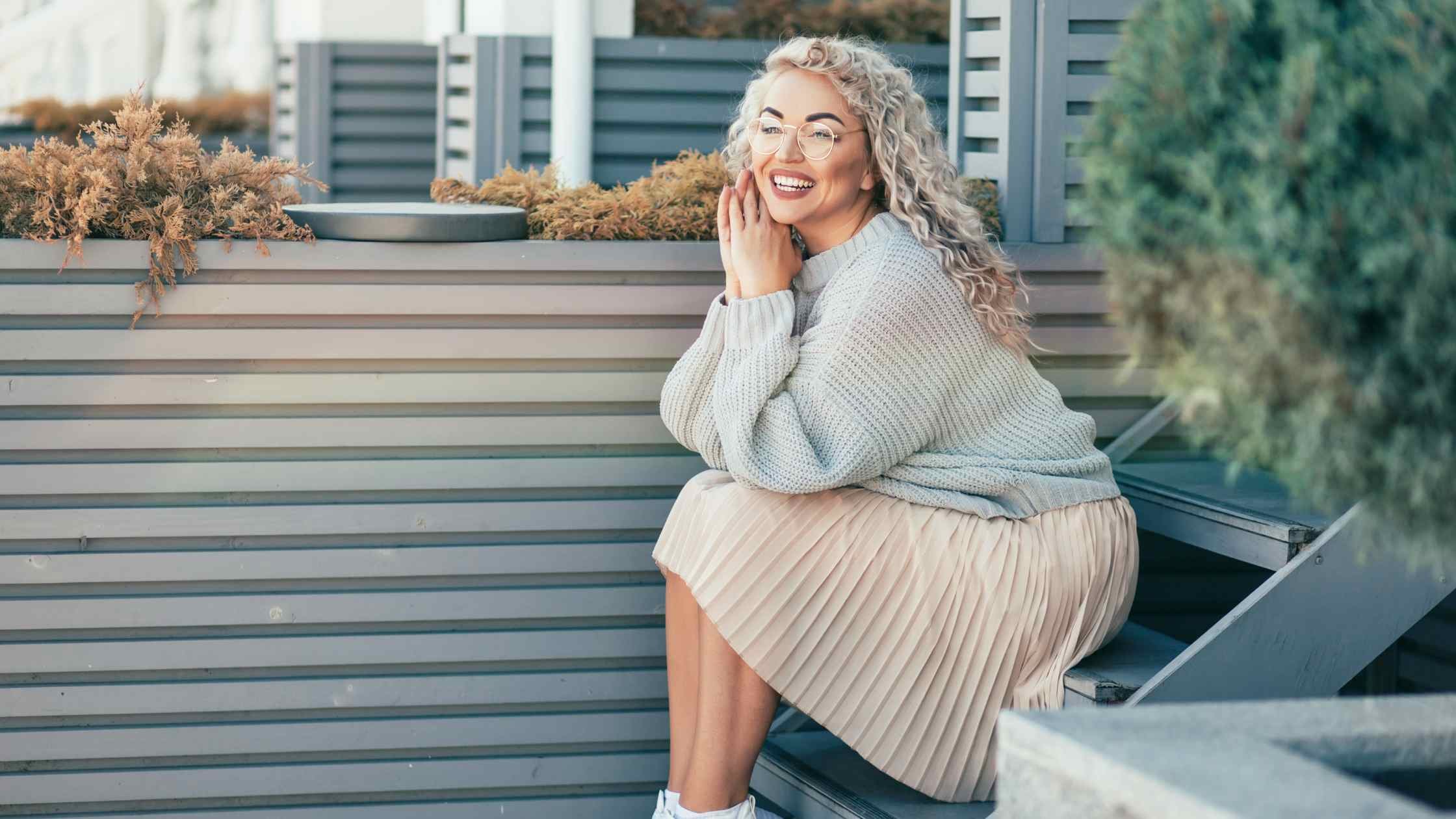 How to Look Good in Photos for Plus Size Moms — The Confident Mama ...