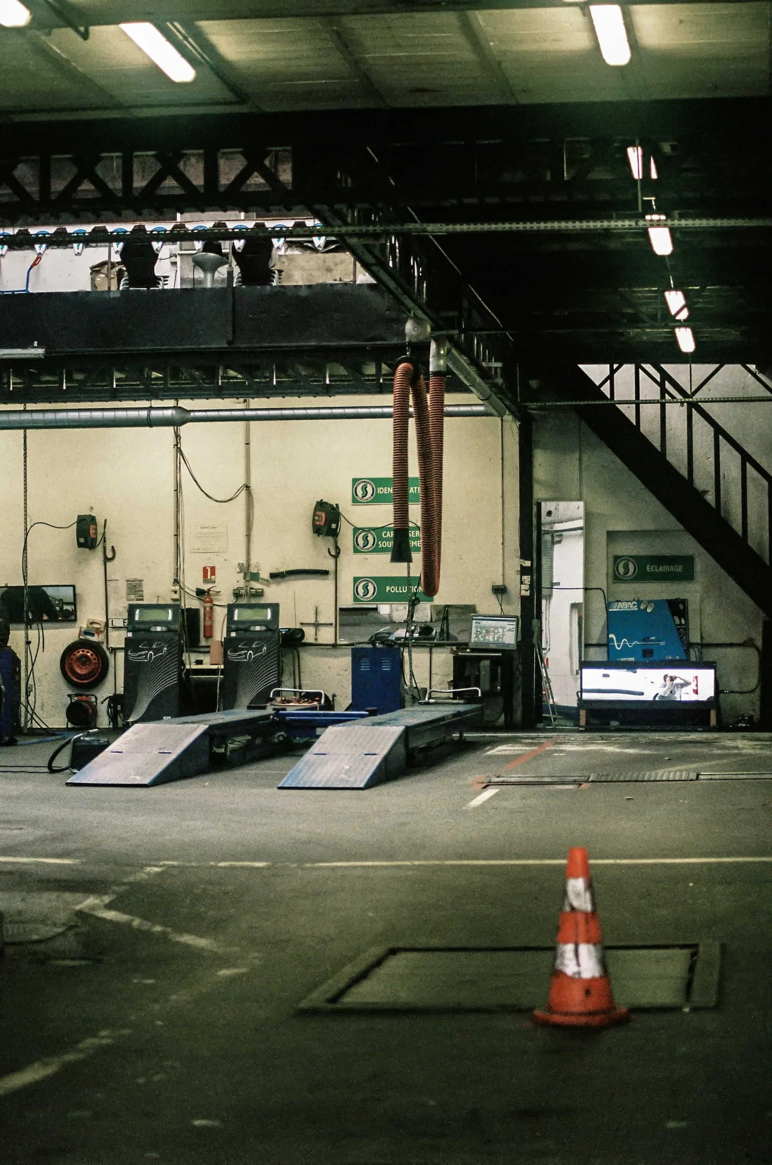 Todo para taller automotriz — Importadora Universal