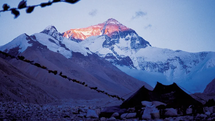 Home — Helga Hengge Speaker / Author / Mountaineer