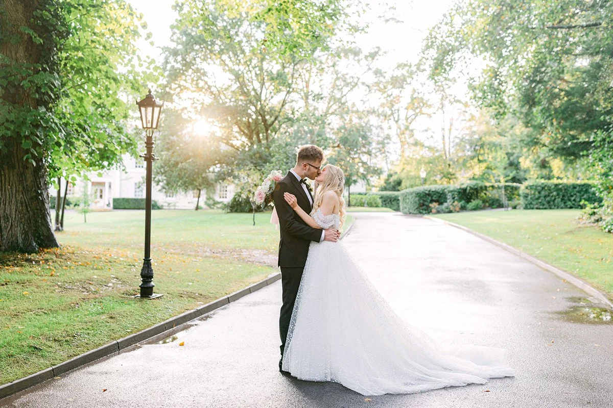 How to Make the Most of Golden Hour on Your Wedding Day | Tara Statton ...