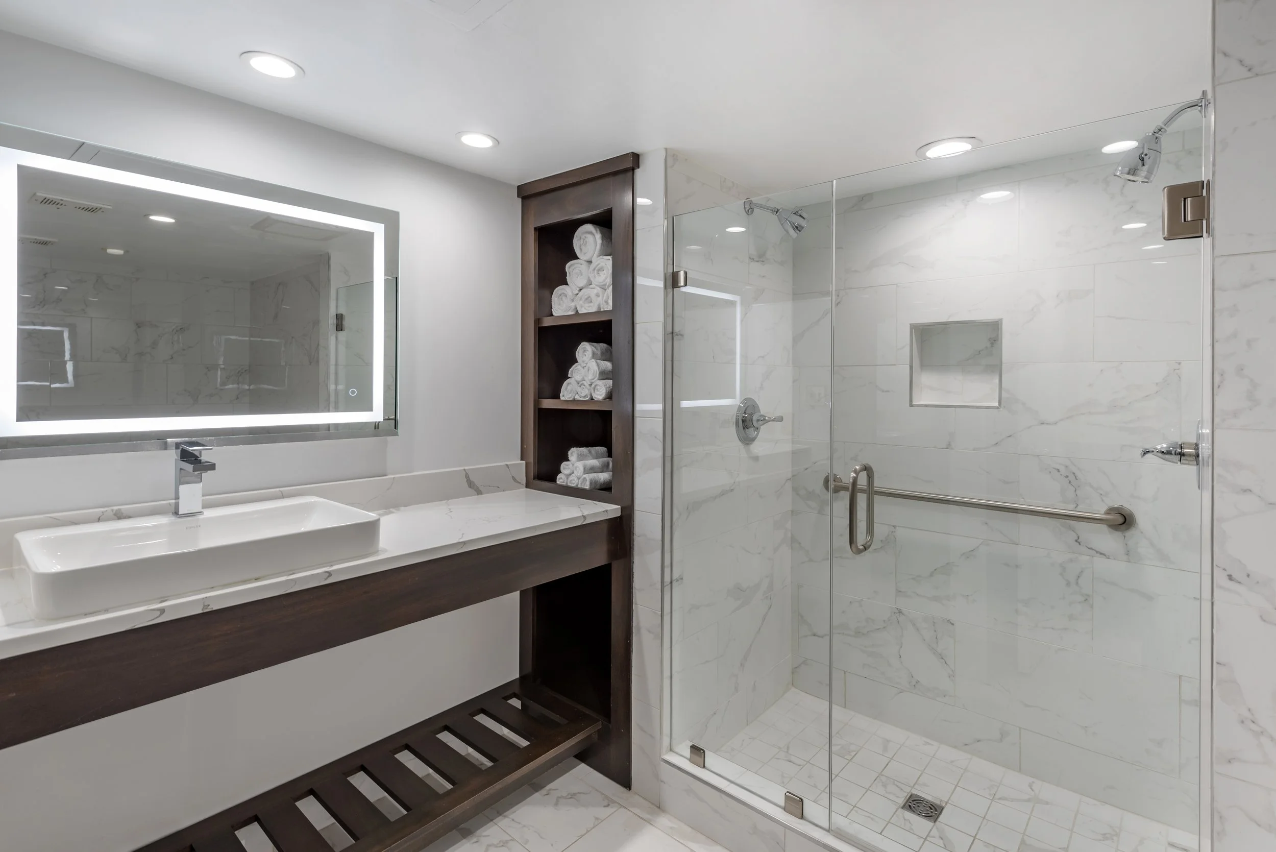 VIP Suite — Coastal Hotel & Suites Virginia Beach - Oceanfront