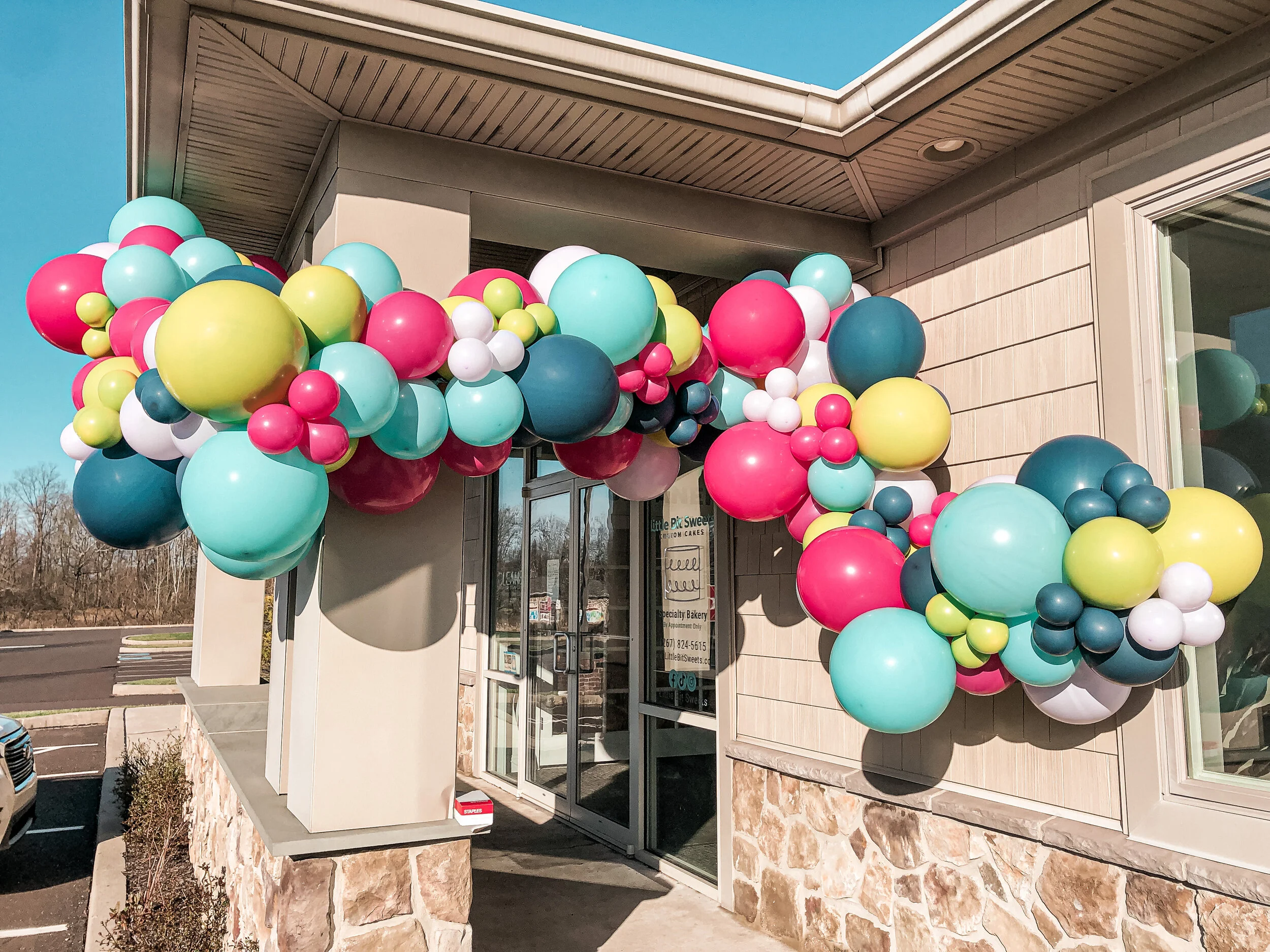 Custom Installs — Charming Garlands Balloons
