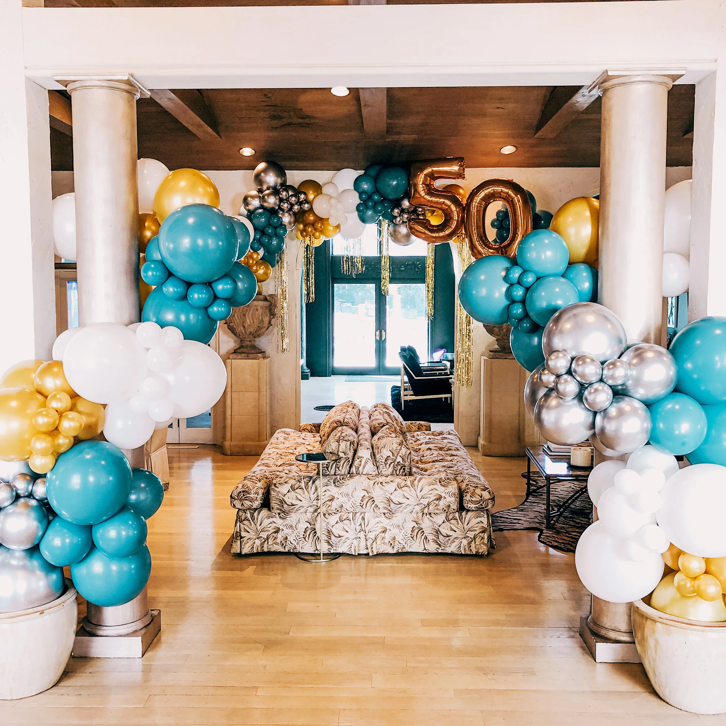 Size Guide — Charming Garlands Balloons