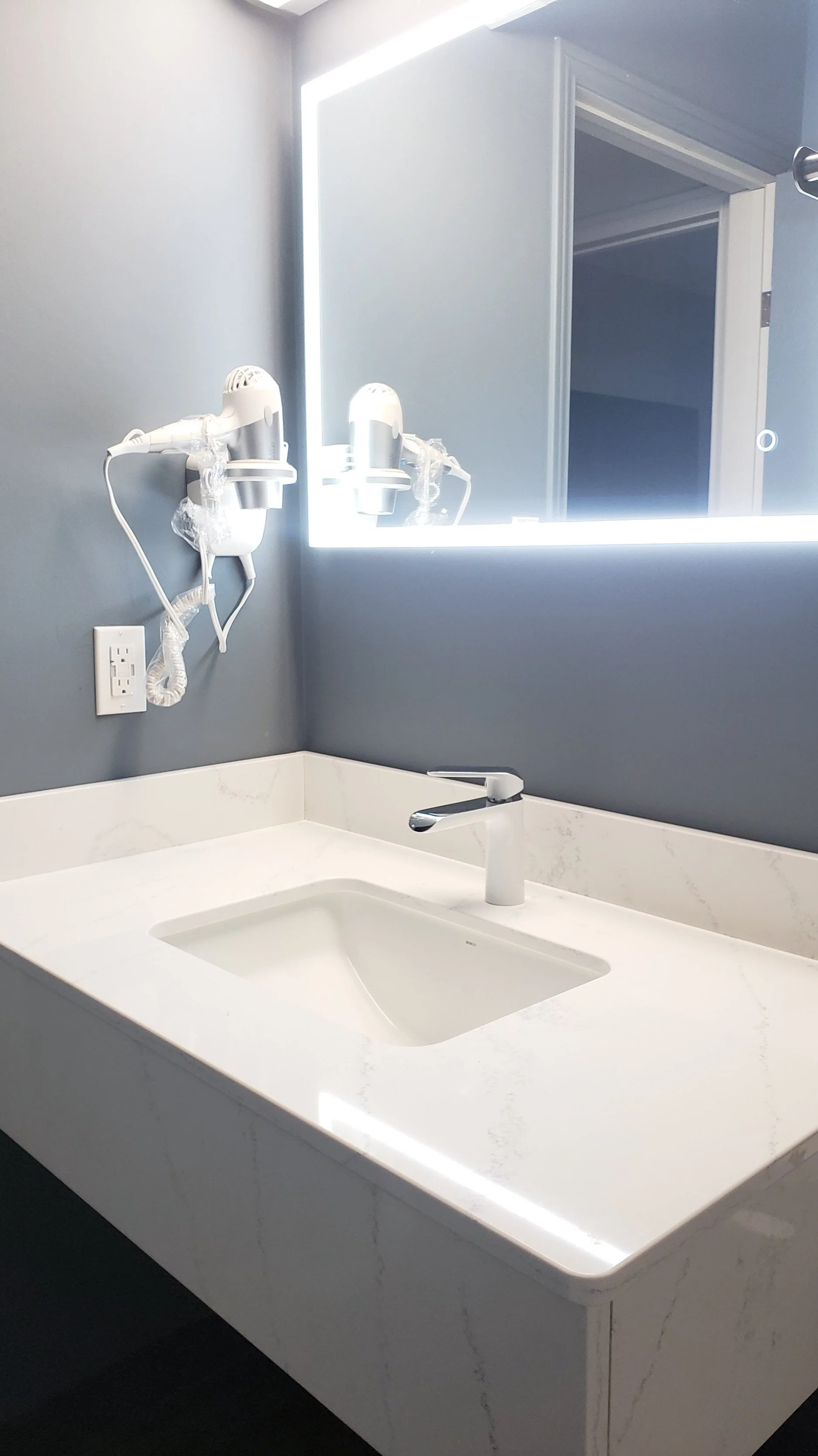 Official Site Moonlight Inn and Suites Sudbury Motel | Best Hotels in ...