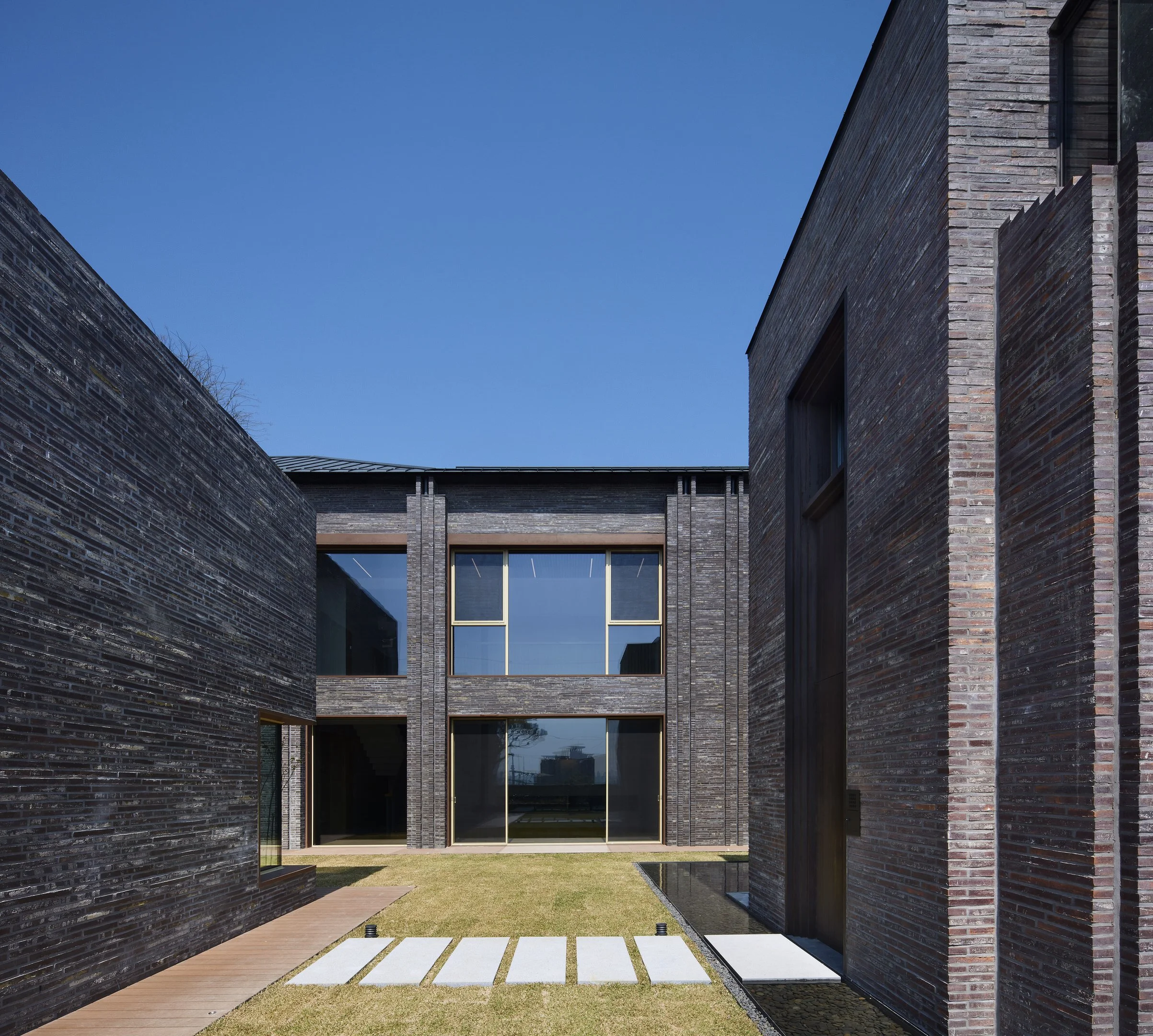 ITAEWON HOUSE — THE_SYSTEM LAB