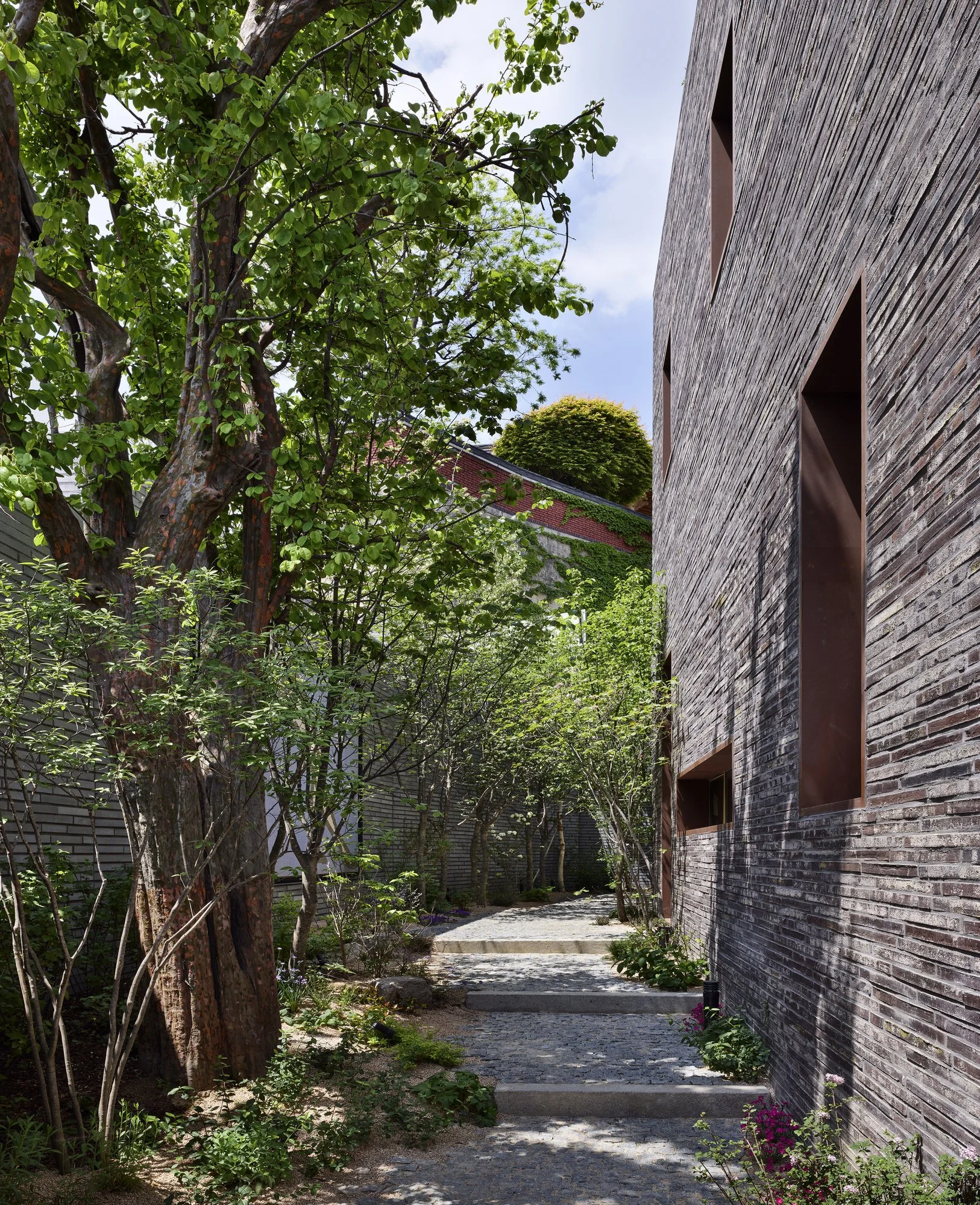 ITAEWON HOUSE — THE_SYSTEM LAB