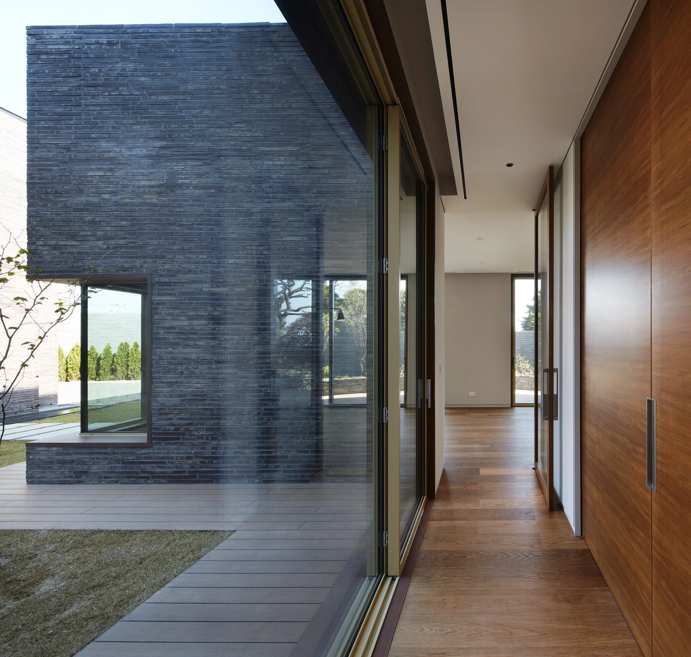 ITAEWON HOUSE — THE_SYSTEM LAB