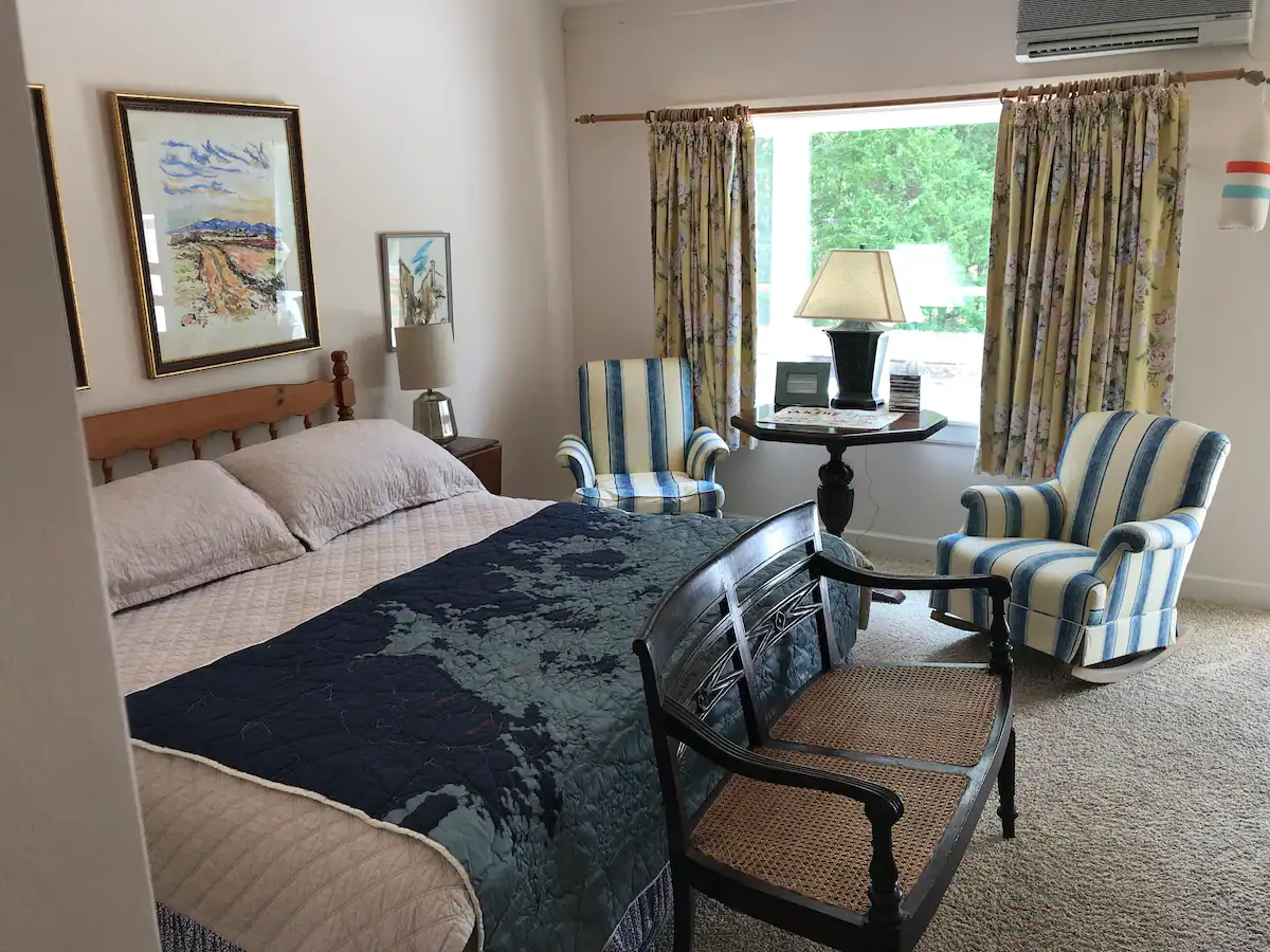 IronBound Restaurant & Inn