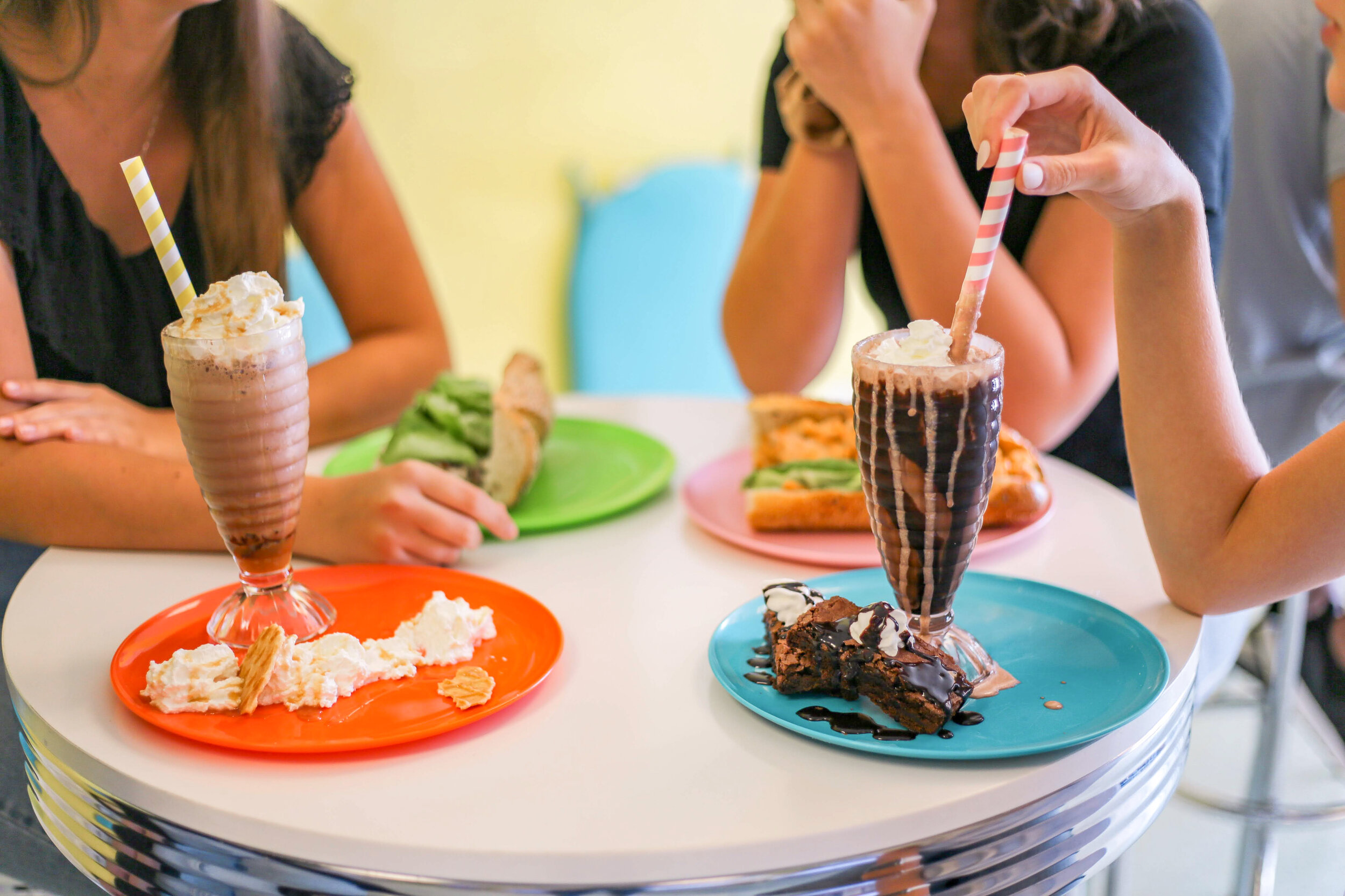 Milkshakez & Bubble Shakez — Crazy Conez