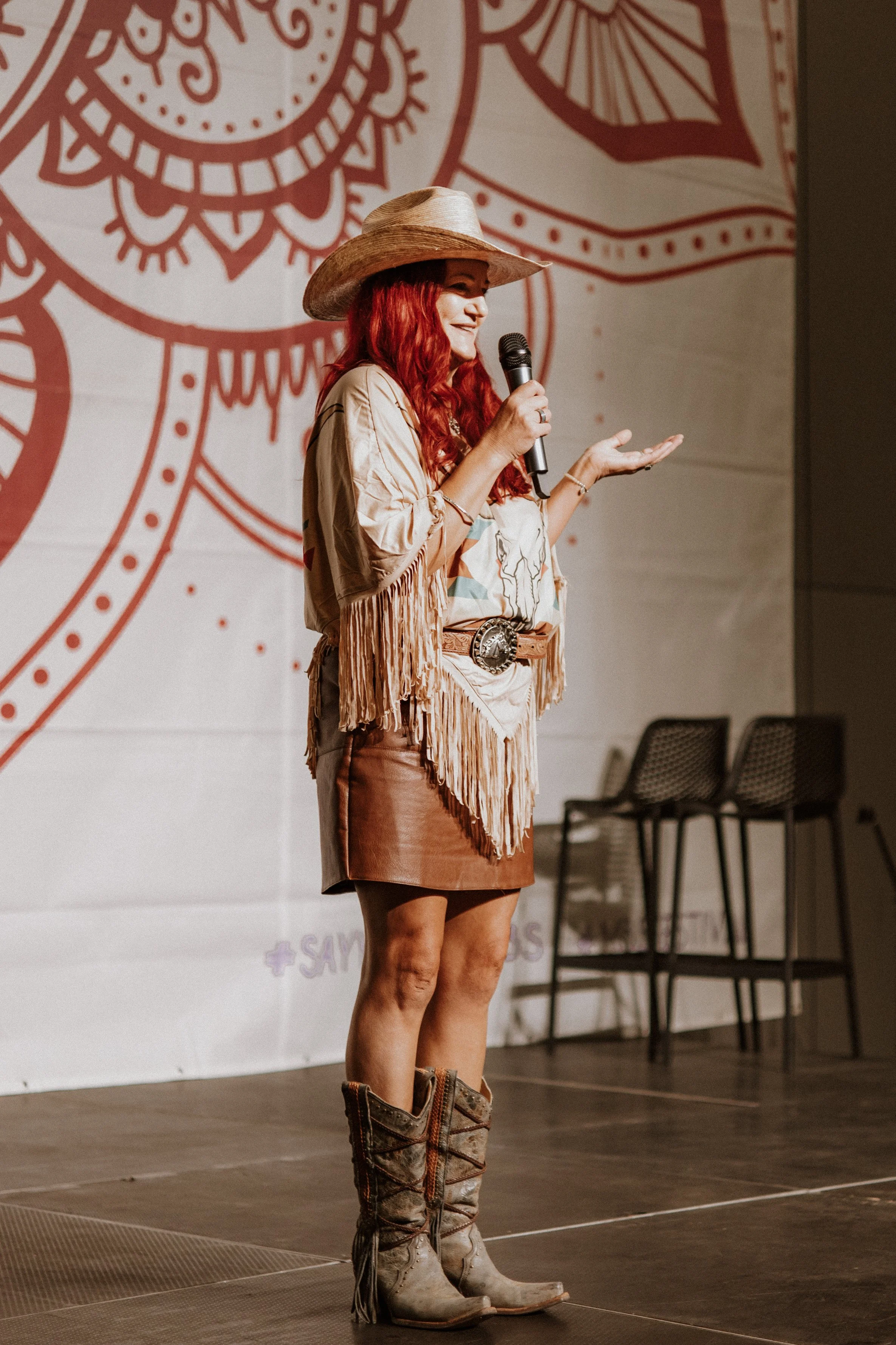 The Cowgirl Medium - Tonia Reeves