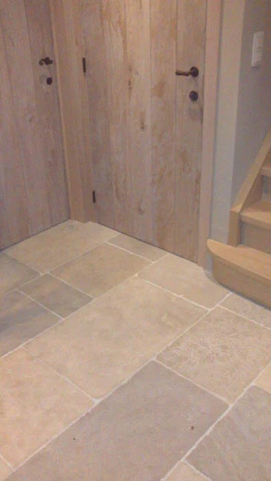 Florence Beige. Natural Stone. — Chamberlayne Collection