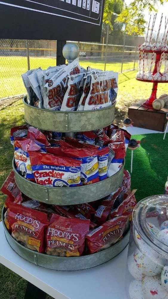 40+ Ideas To Throw The Perfect Baseball Tailgate Party! (Best Decor ...