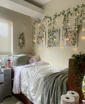 17 Absolutely Darling Spring Dorm Decor Ideas! (Bright & Floral) — nikki lo