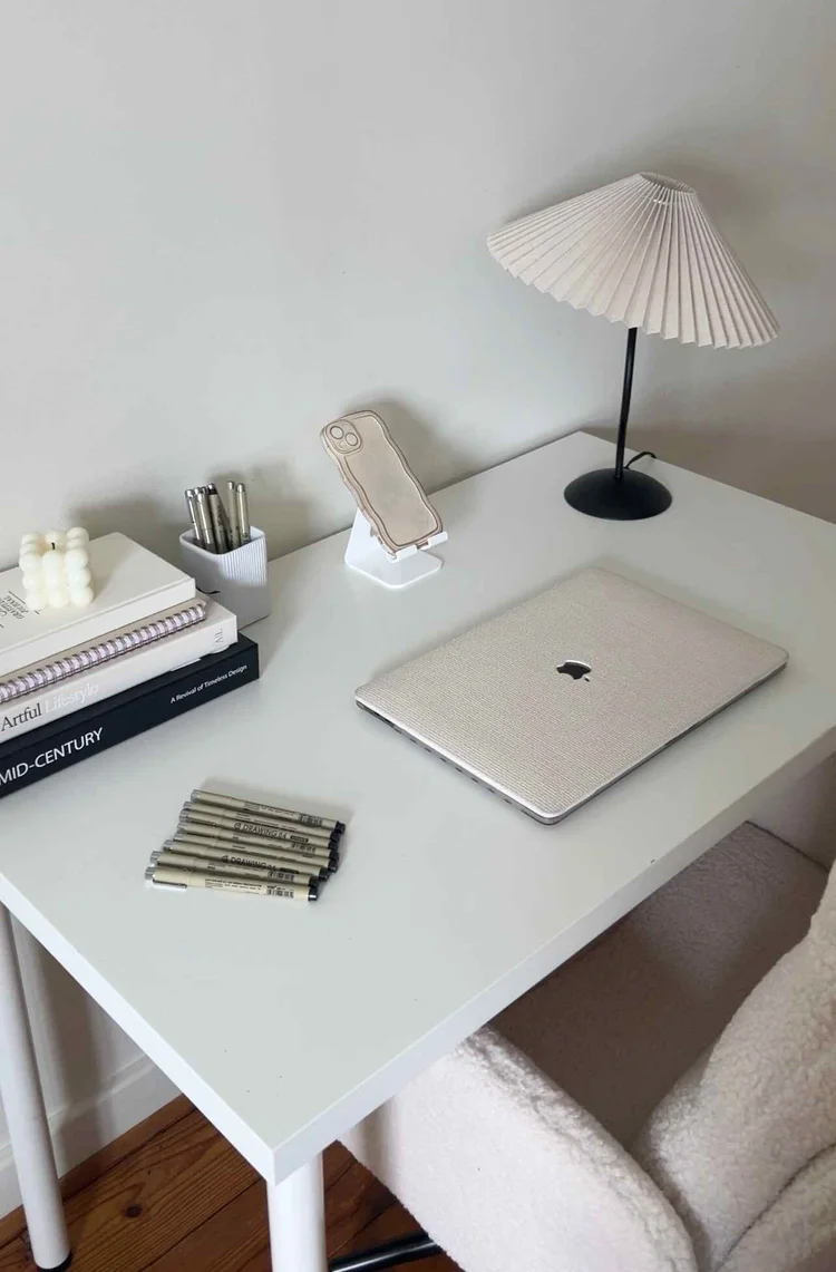 Aesthetic Desk Setup For The Cozy Minimalist (A Desk Tour) — nikki lo