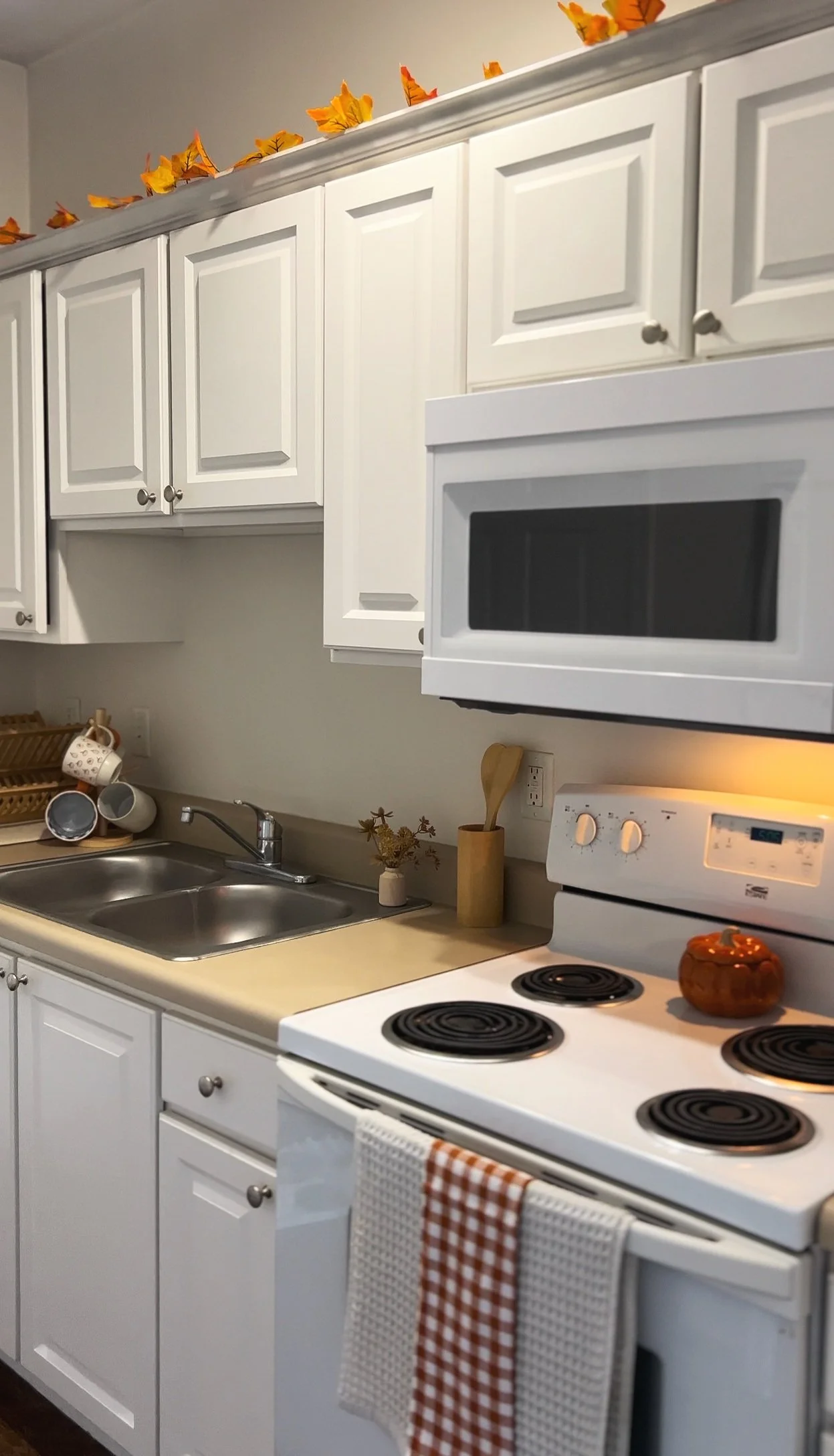 6 Fall Kitchen Decor Ideas PERFECT For Small Spaces (Beautiful, Budget ...