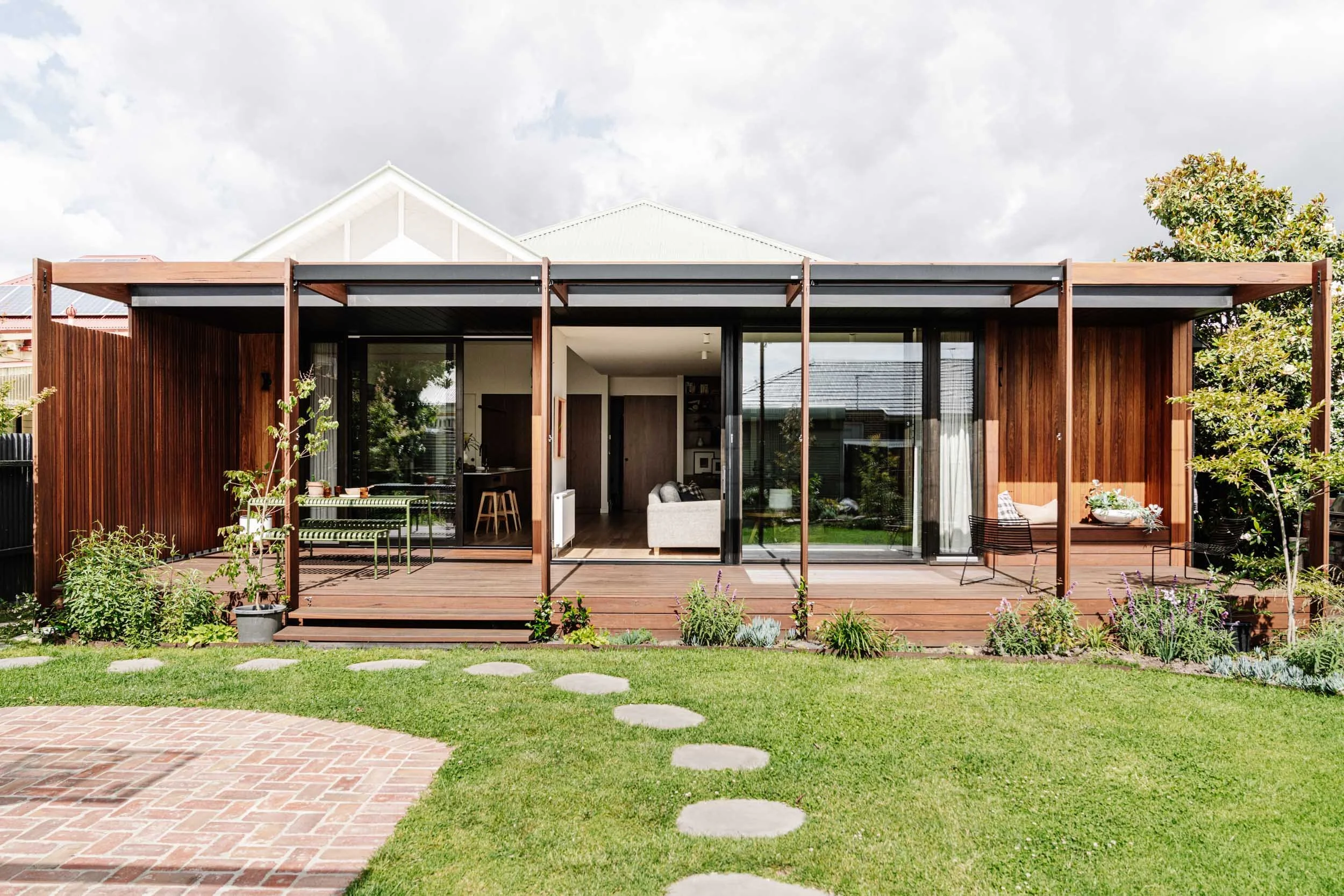 Imogen Pullar Architecture + MVH Construction's Preston renovation ...