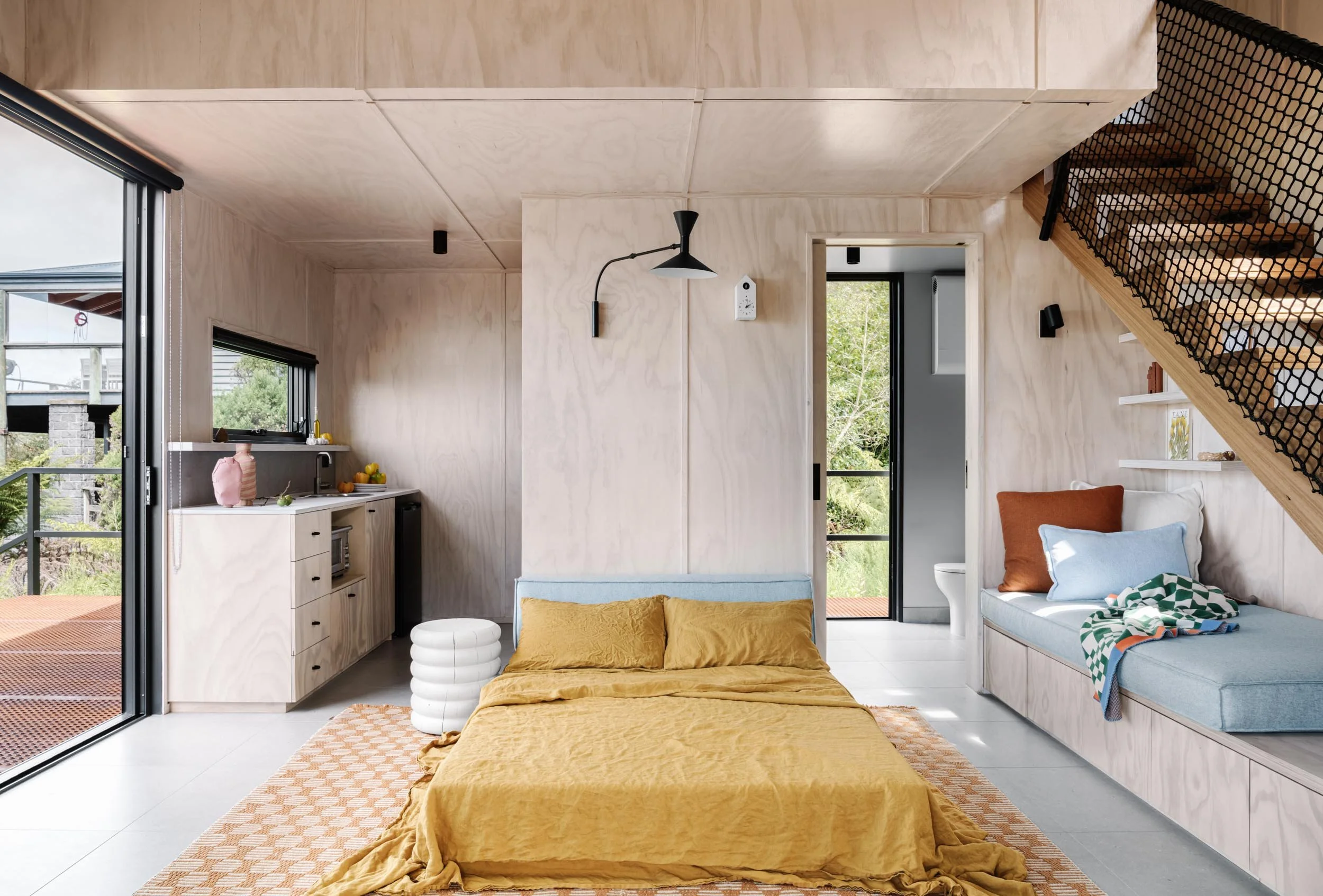Magic Beach House by Imogen Pullar Architecture and MVH Constructions ...