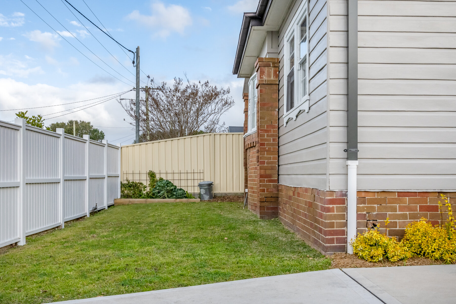 12 The Crescent. — home in the hunter